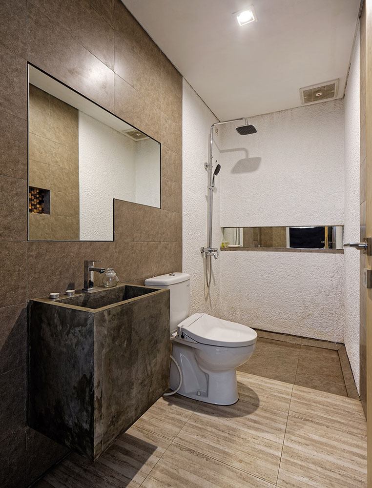 Gallery of Splow House / DELUTION - 21