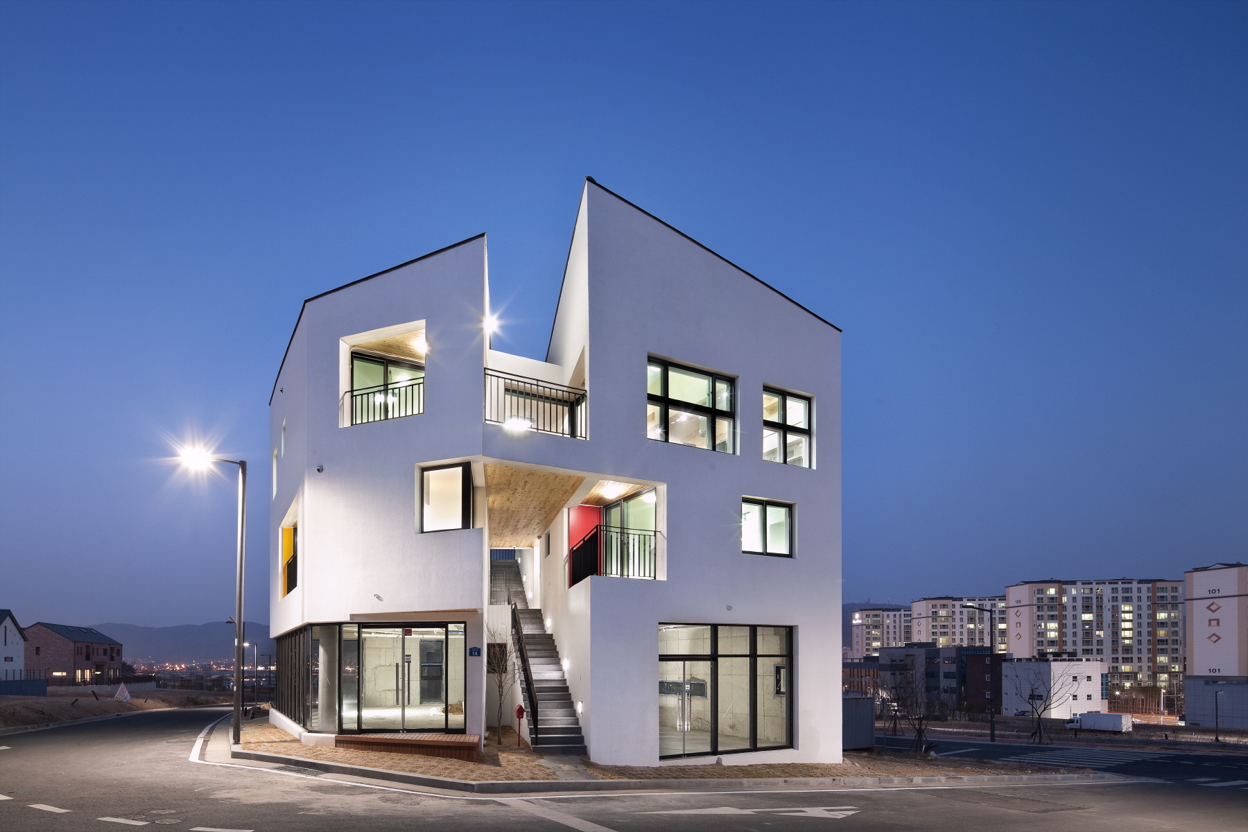 Gallery of Double House / On Architects Inc. - 6