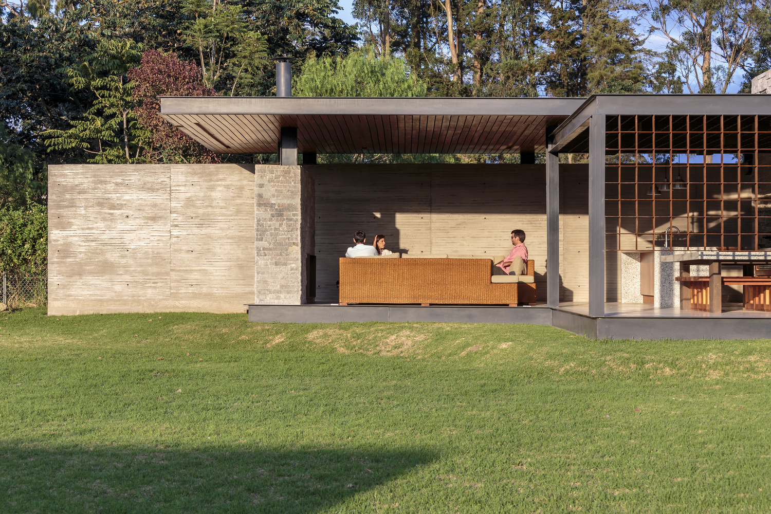 Gallery of 18 Beautiful Barbecue Areas for Summer - 10