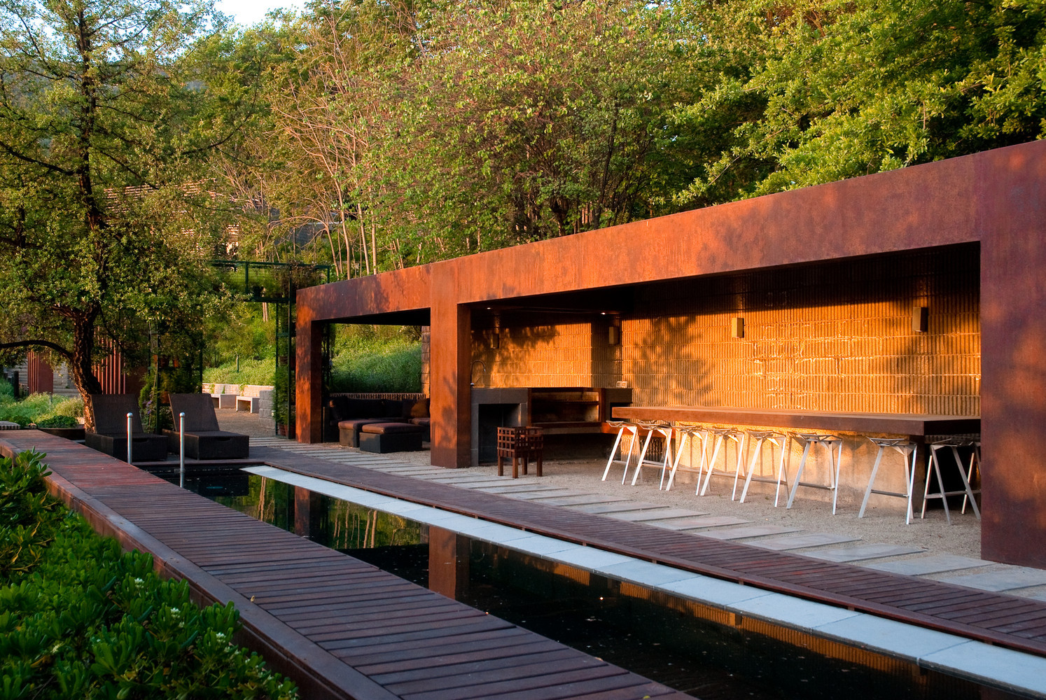 Gallery of 18 Beautiful Barbecue Areas for Summer - 4