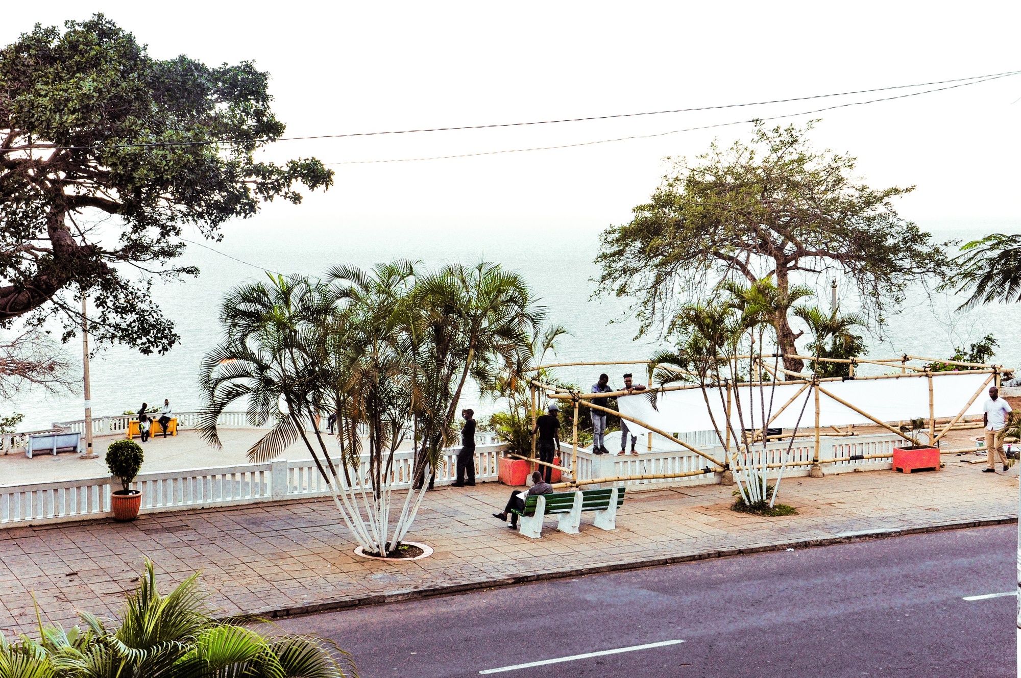 Galeria de Cinema na escada em Maputo / Estúdio 5 Arquitectos - 7