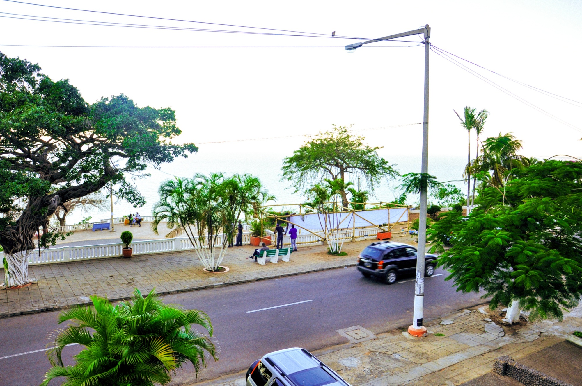 Galeria de Cinema na escada em Maputo / Estúdio 5 Arquitectos - 10