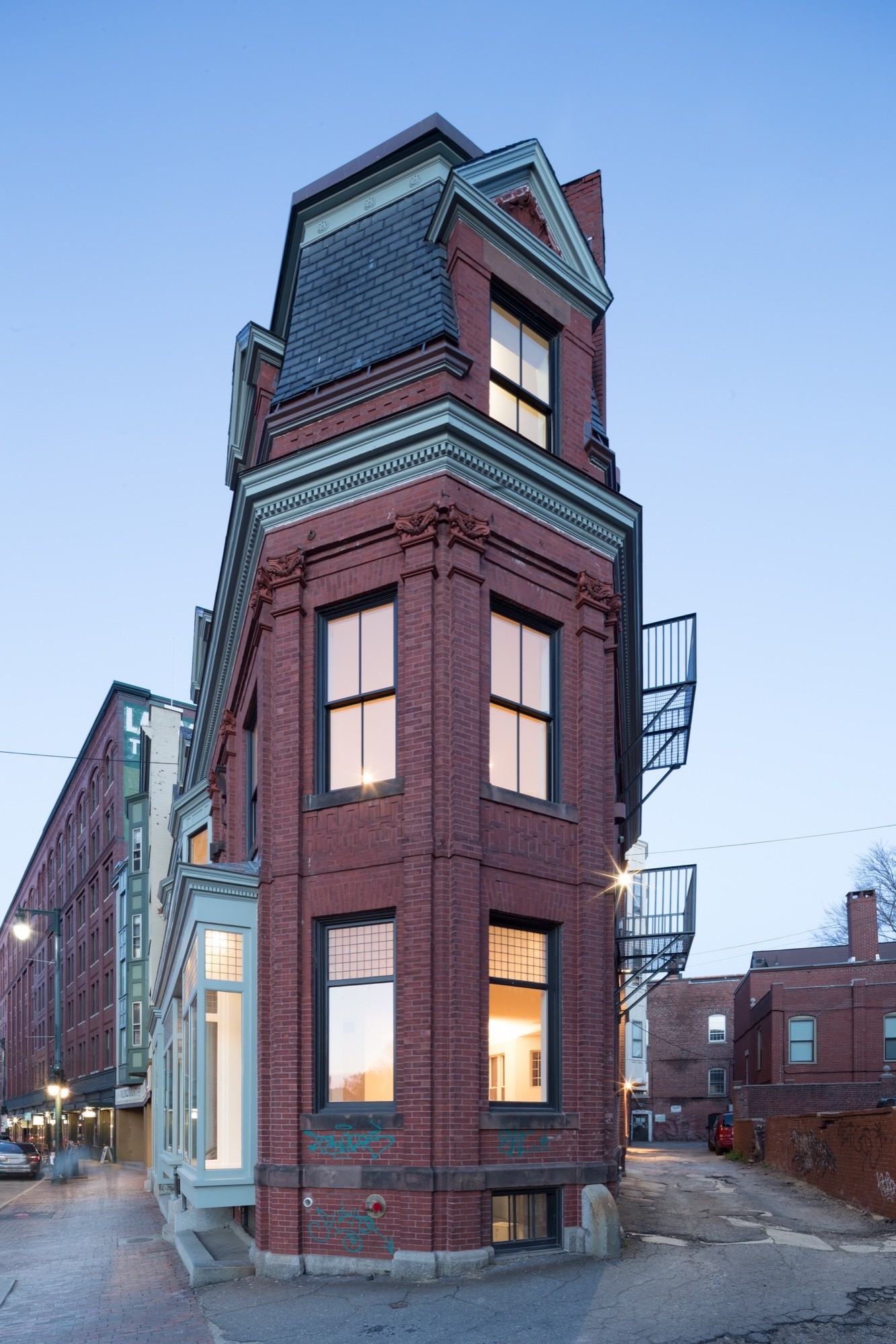 Gallery of 660 Congress Street / Present Architecture - 10