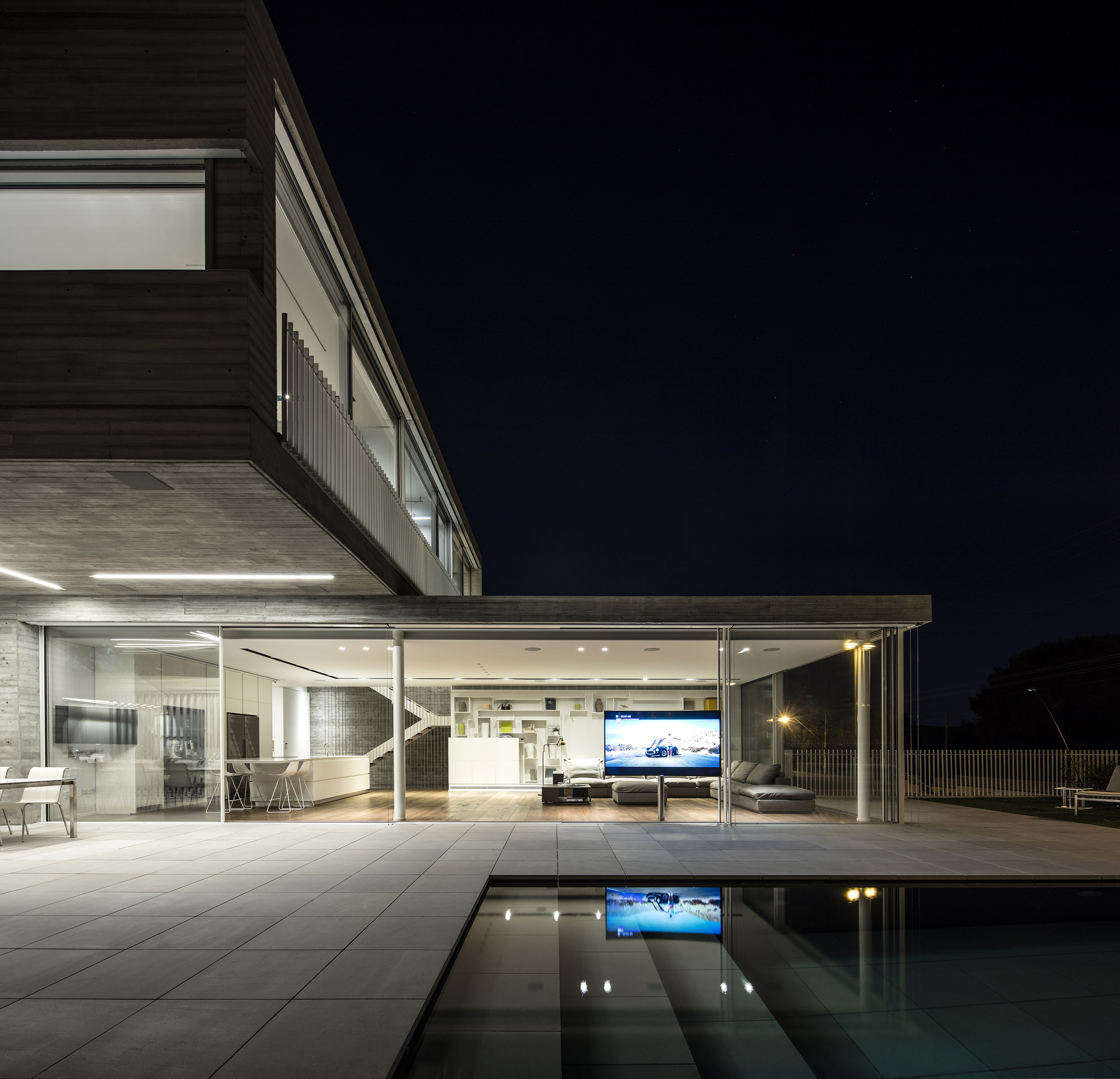 Gallery of Dual House / Pitsou Kedem Architects + Axelrod Architects - 11