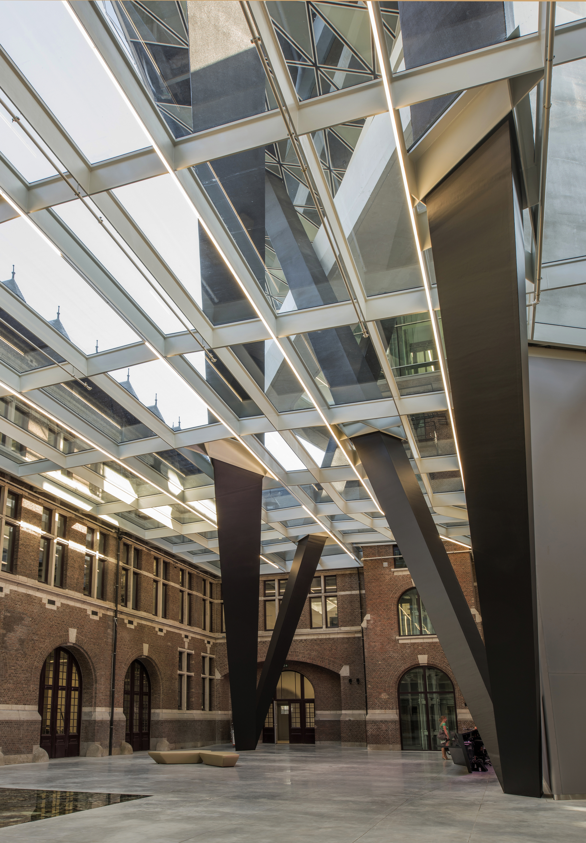Gallery of Antwerp Port House / Zaha Hadid Architects - 11
