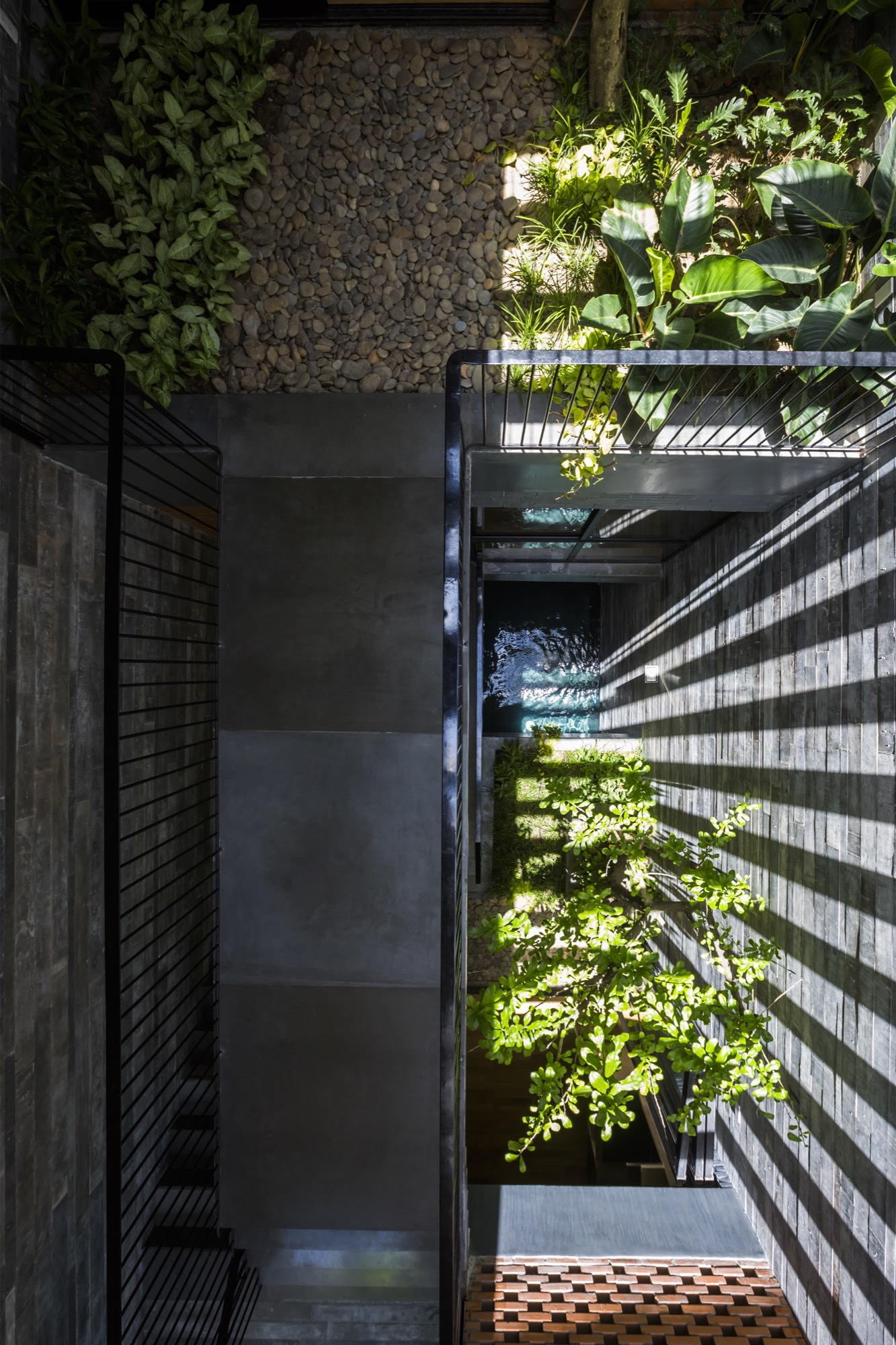 Gallery of Resort in House / Ho Khue Architects - 20