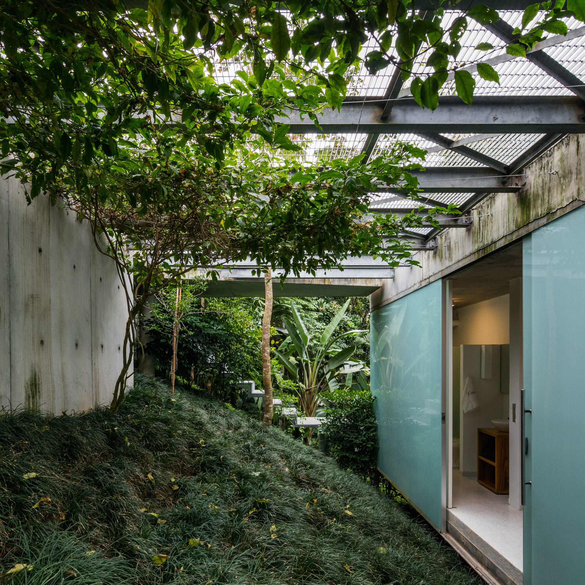 Gallery of Ubatuba House II / SPBR Arquitetos - 19
