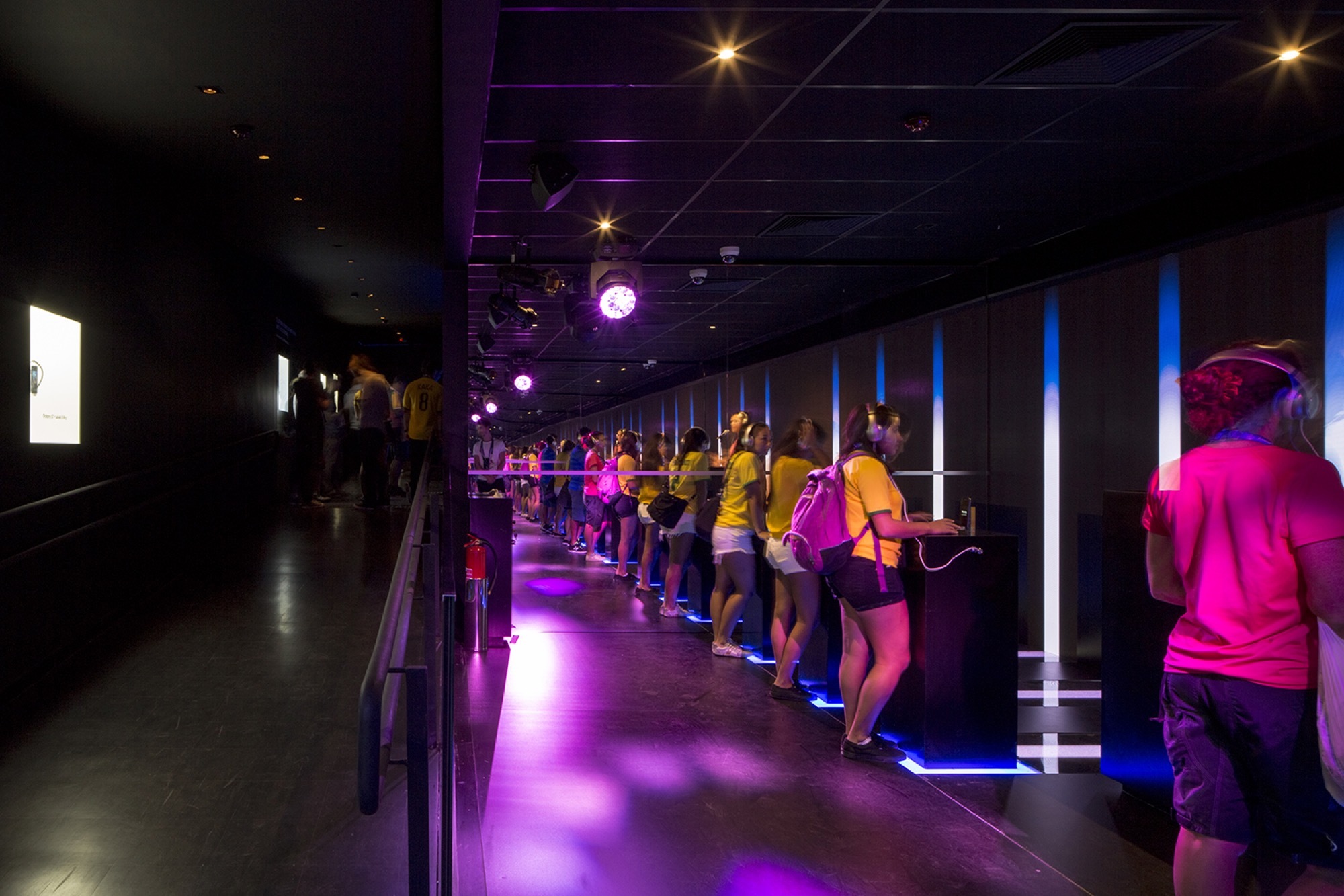 Gallery of Samsung Galaxy Studio at Olympic Park / UNStudio - 9