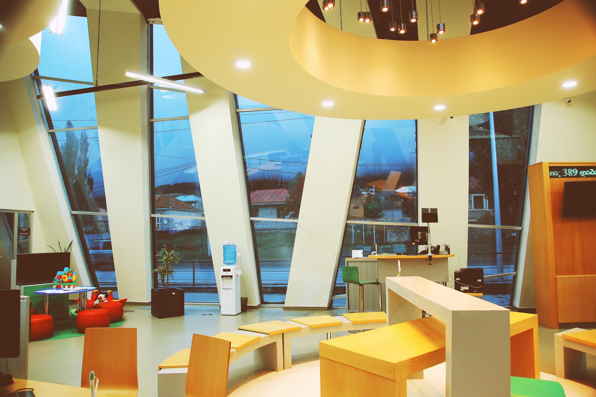 Gallery of Public Service Hall in Stepantsminda / MHD Group - 4