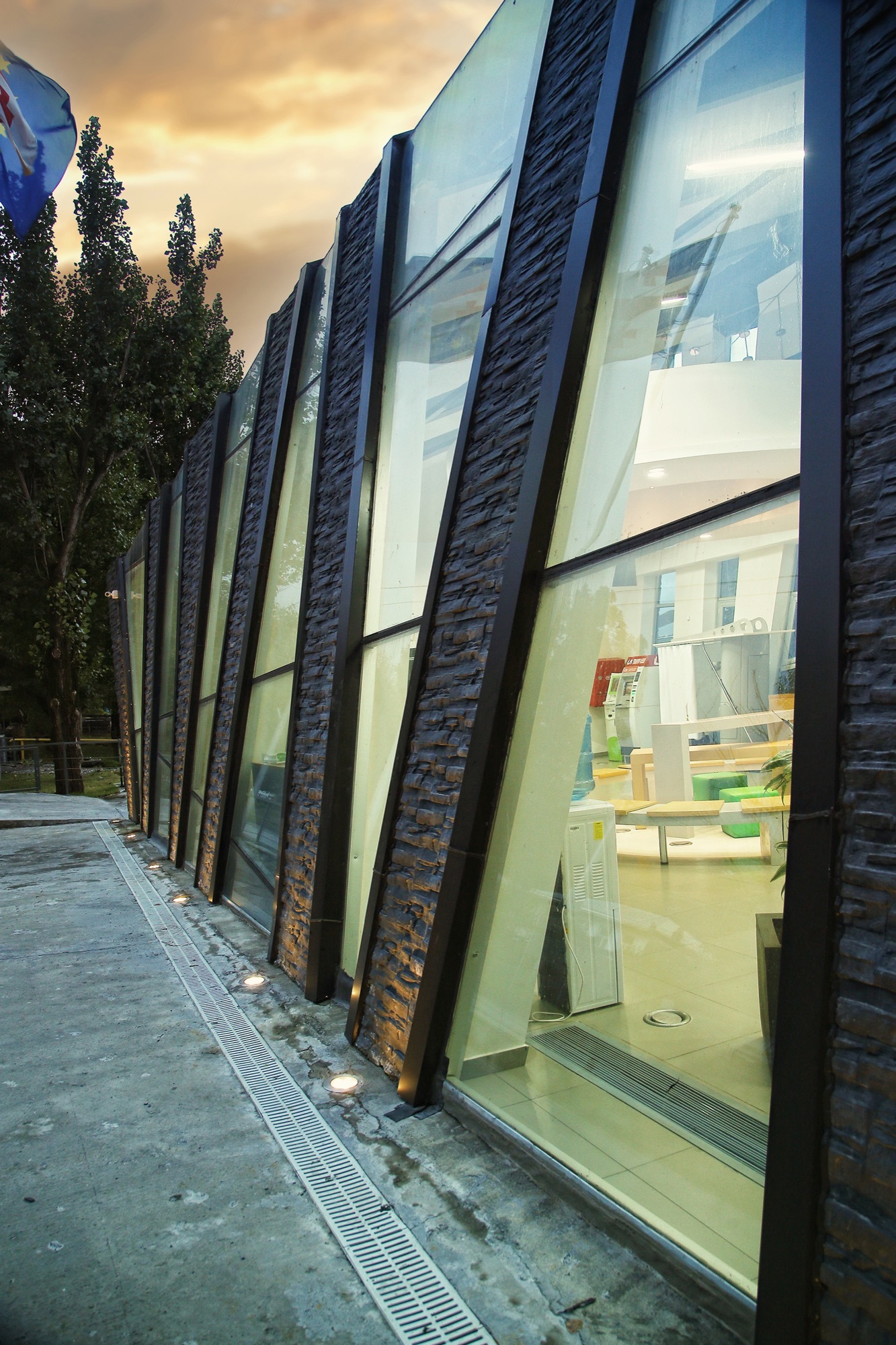 Gallery of Public Service Hall in Stepantsminda / MHD Group - 7