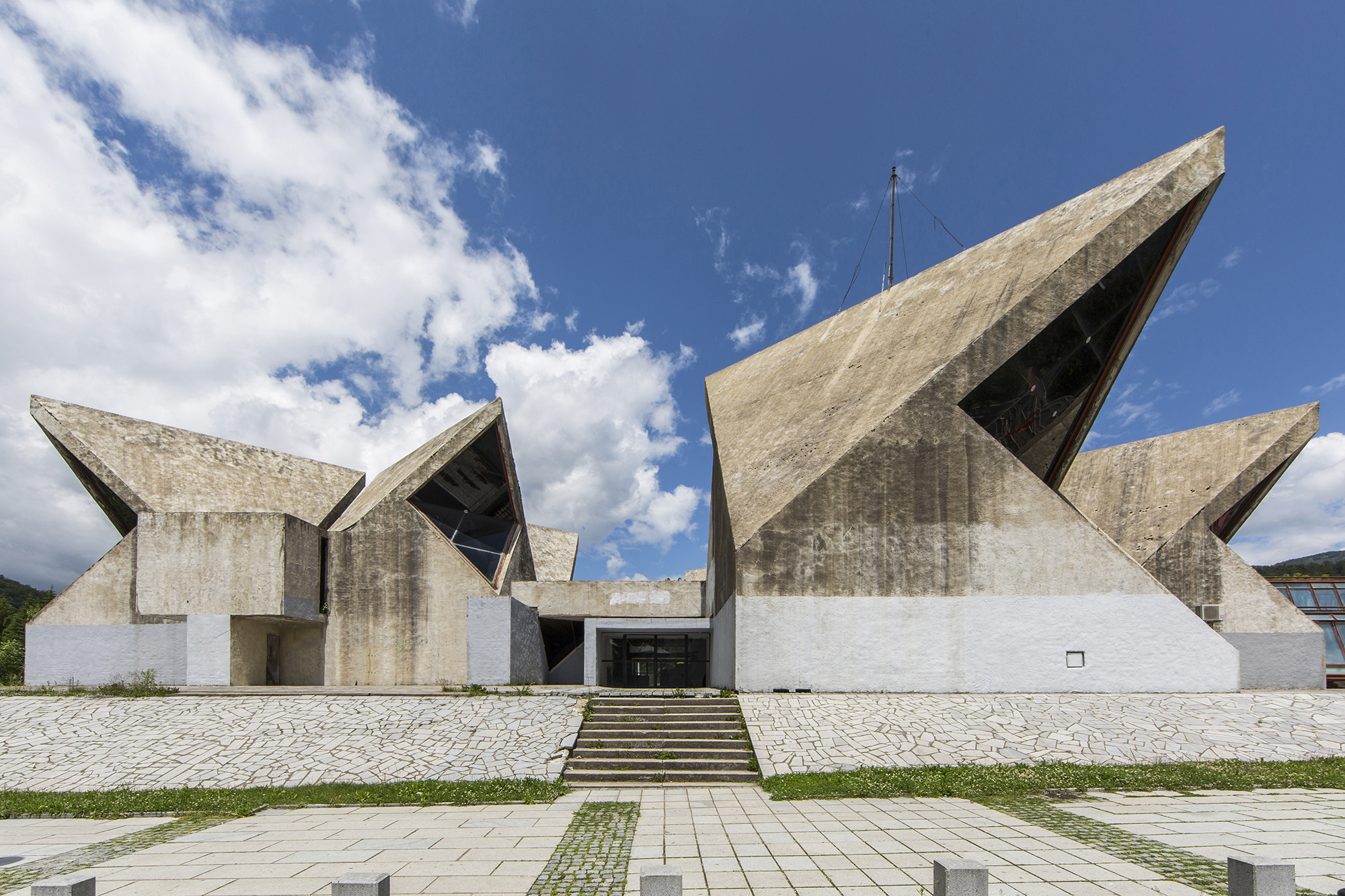 Gallery of Jonk's Photographs Depict the Abandonment and Beauty of ...