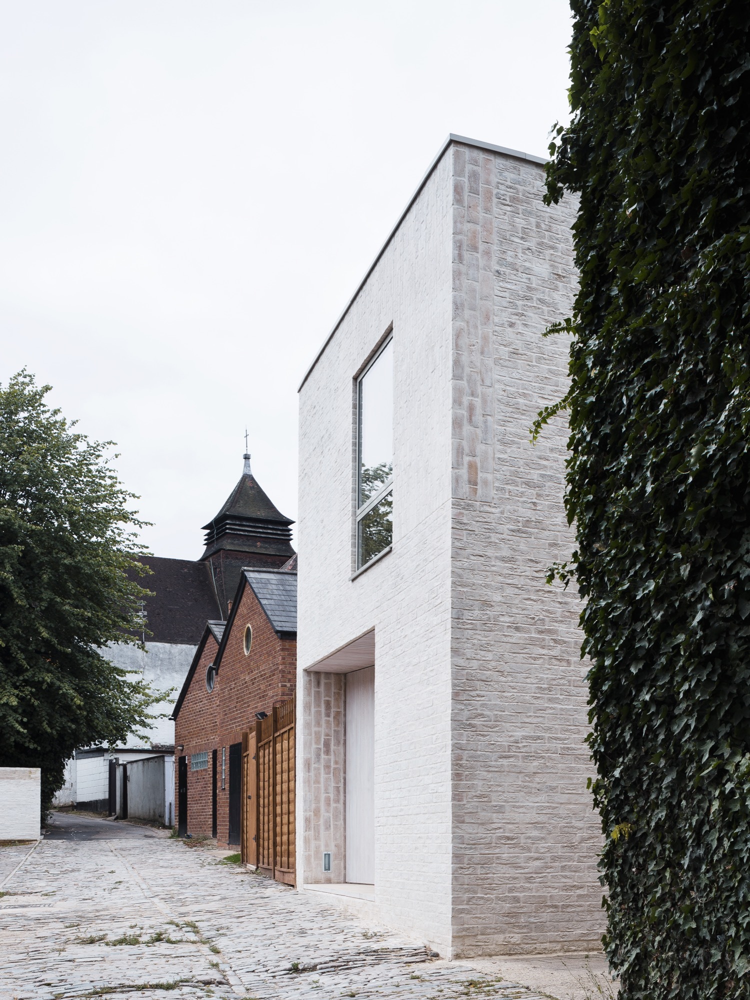 Gallery of Mews House / Russell Jones - 6