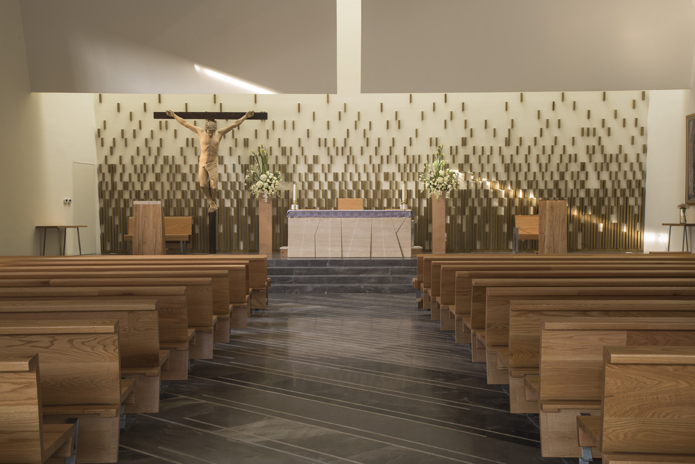 Galería De Iglesia En Pueblo Serena Moneo Brock Studio 17