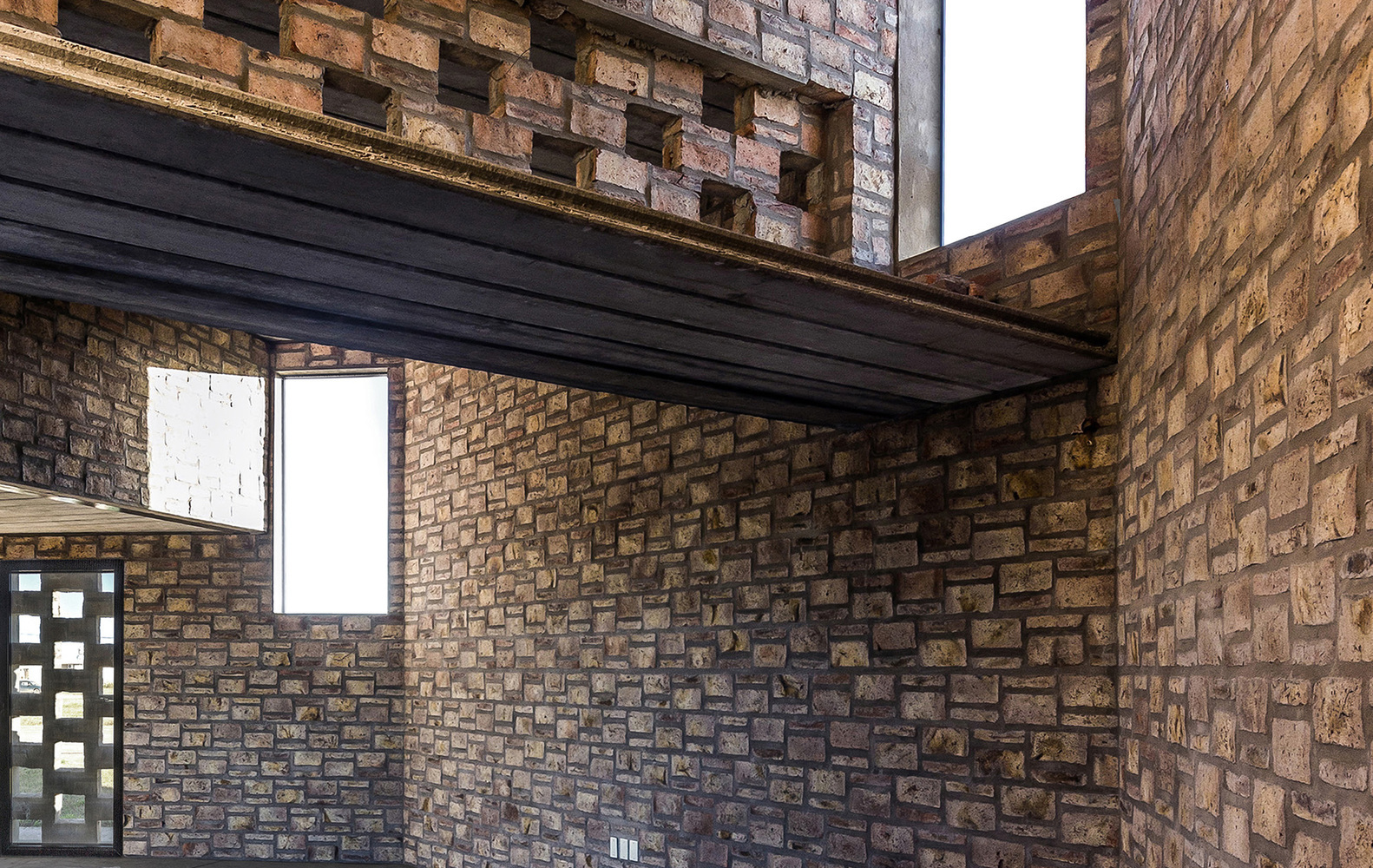 Gallery of 16 Details of Impressive Brickwork - 40