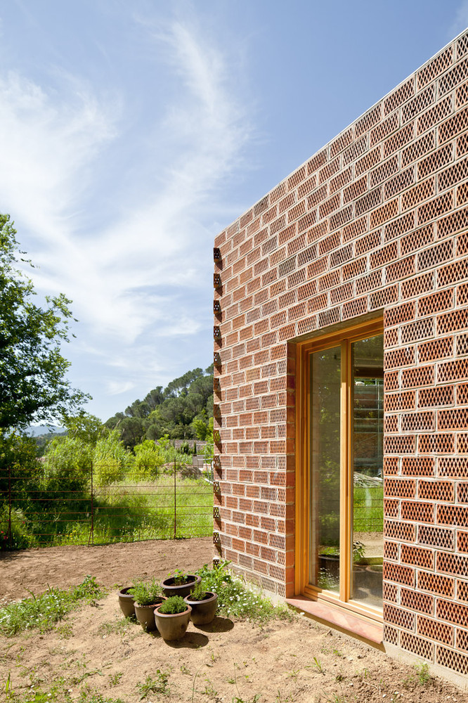 Gallery of 16 Details of Impressive Brickwork - 62