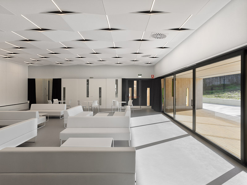 Gallery of Salcedo Social Center / Santos y Mera Arquitectos S.L.P - 10