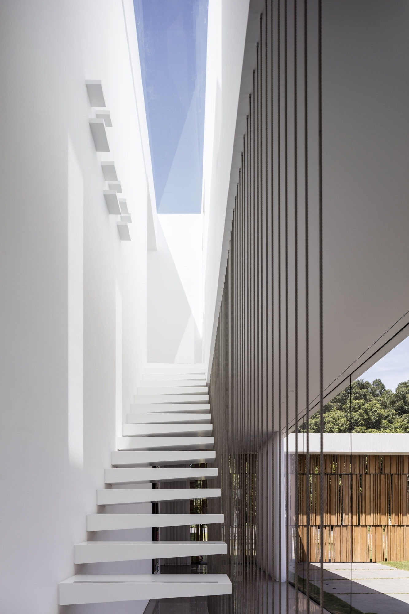 Gallery of F House / Pitsou Kedem Architects - 19