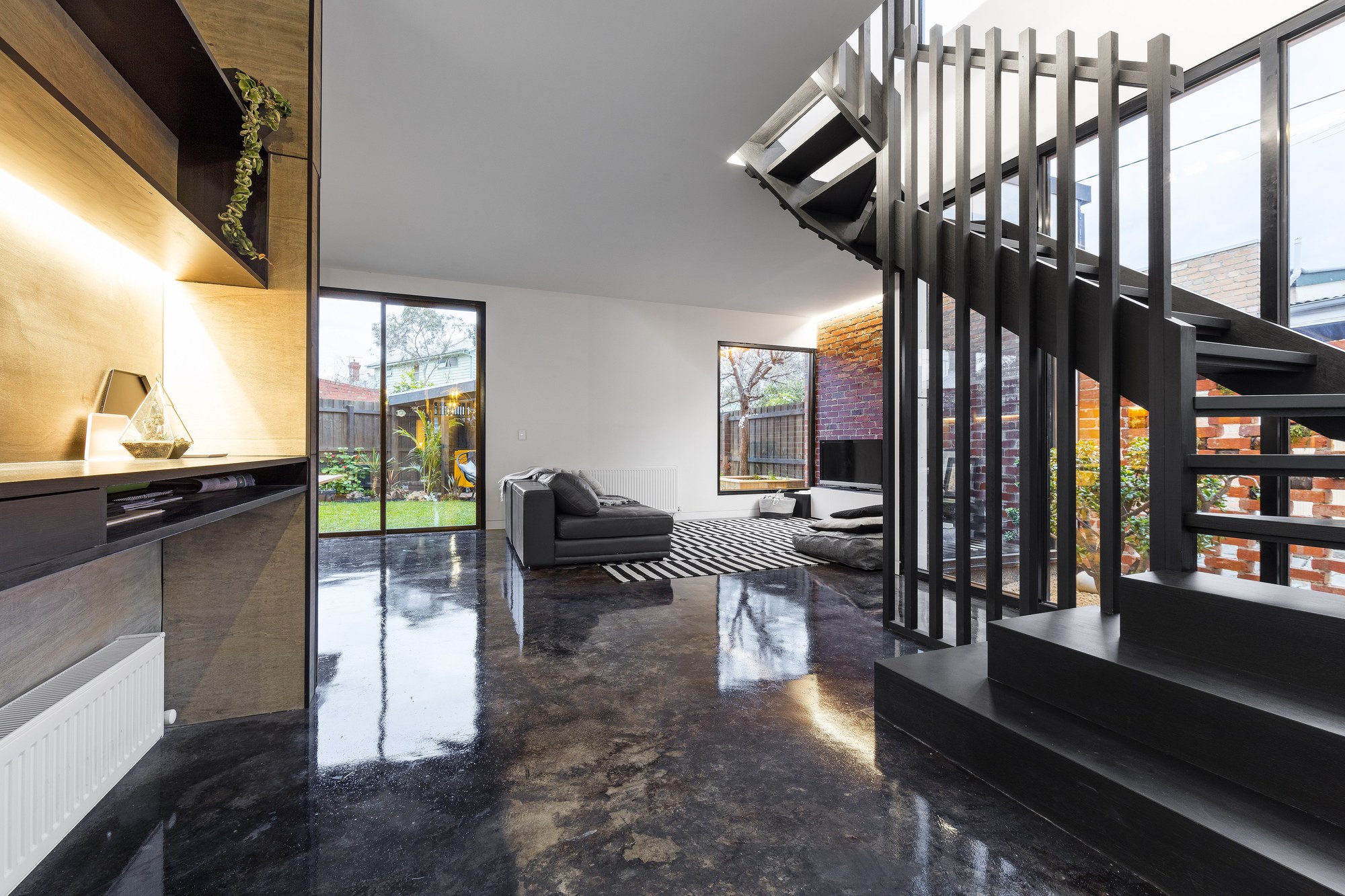 Gallery of Monolith House / Rara Architecture - 28