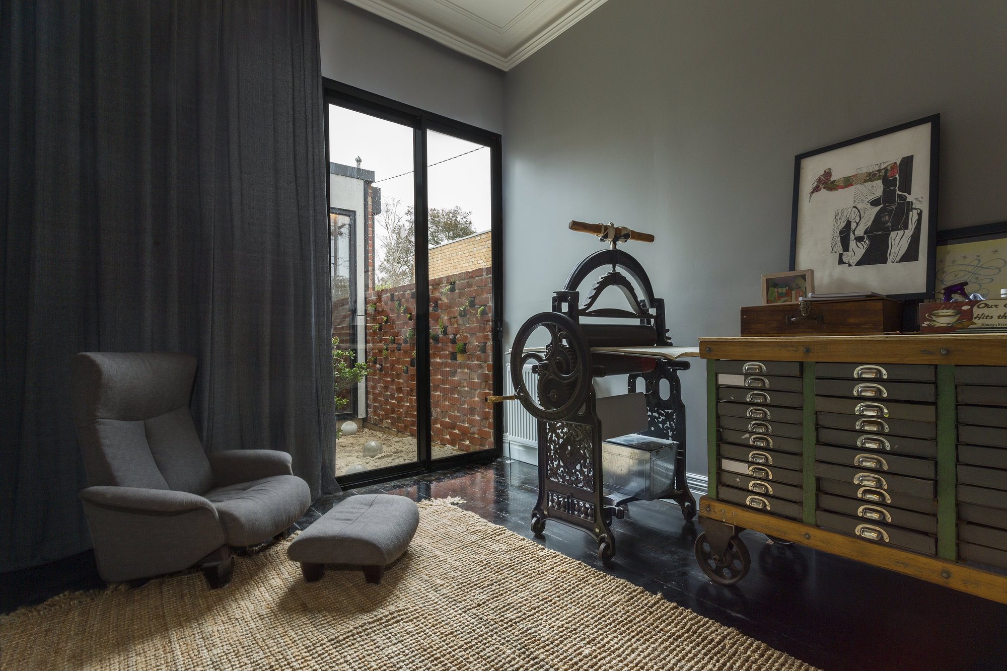 Gallery of Monolith House / Rara Architecture - 20