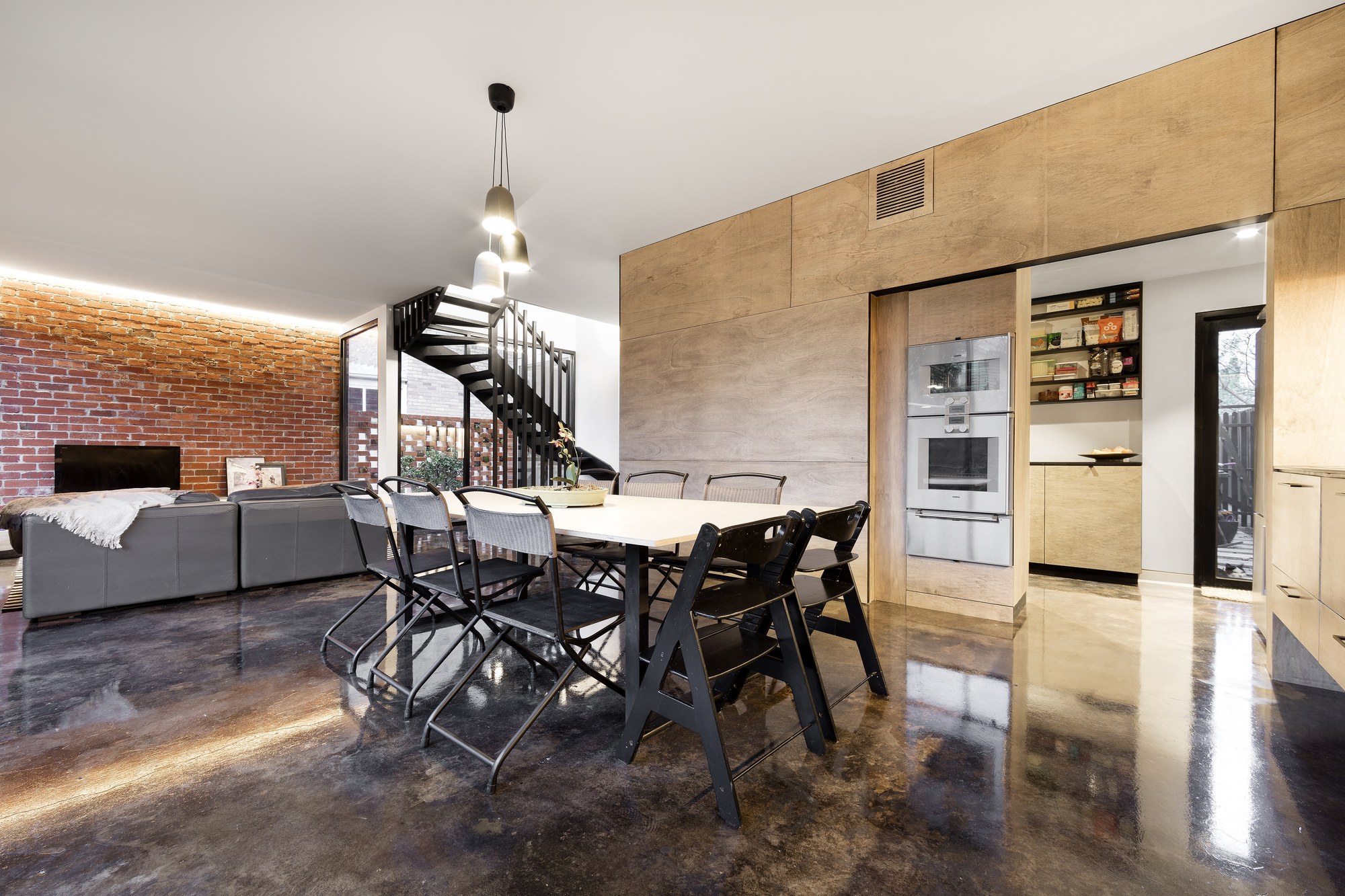 Gallery of Monolith House / Rara Architecture - 12