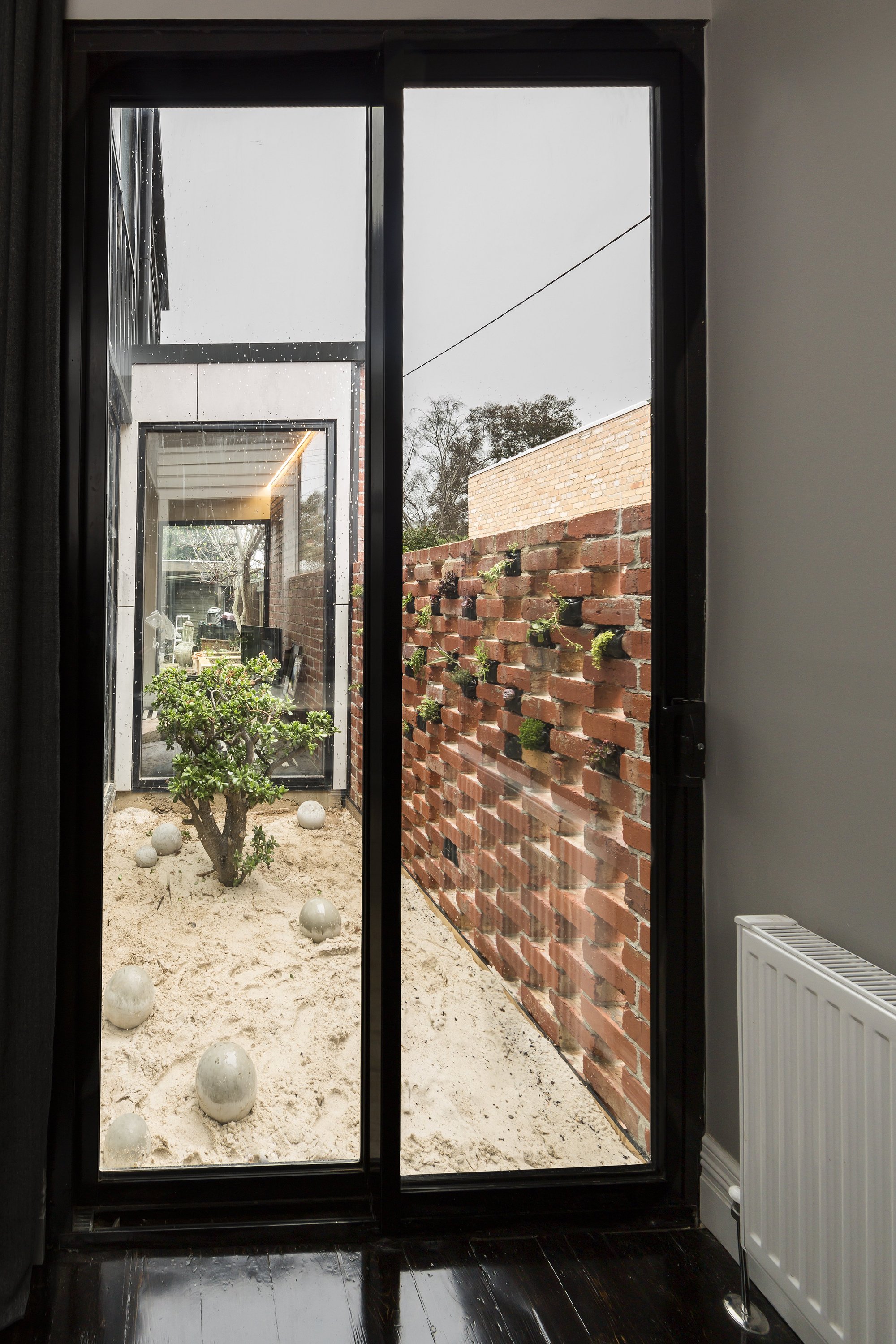 Gallery of Monolith House / Rara Architecture - 7