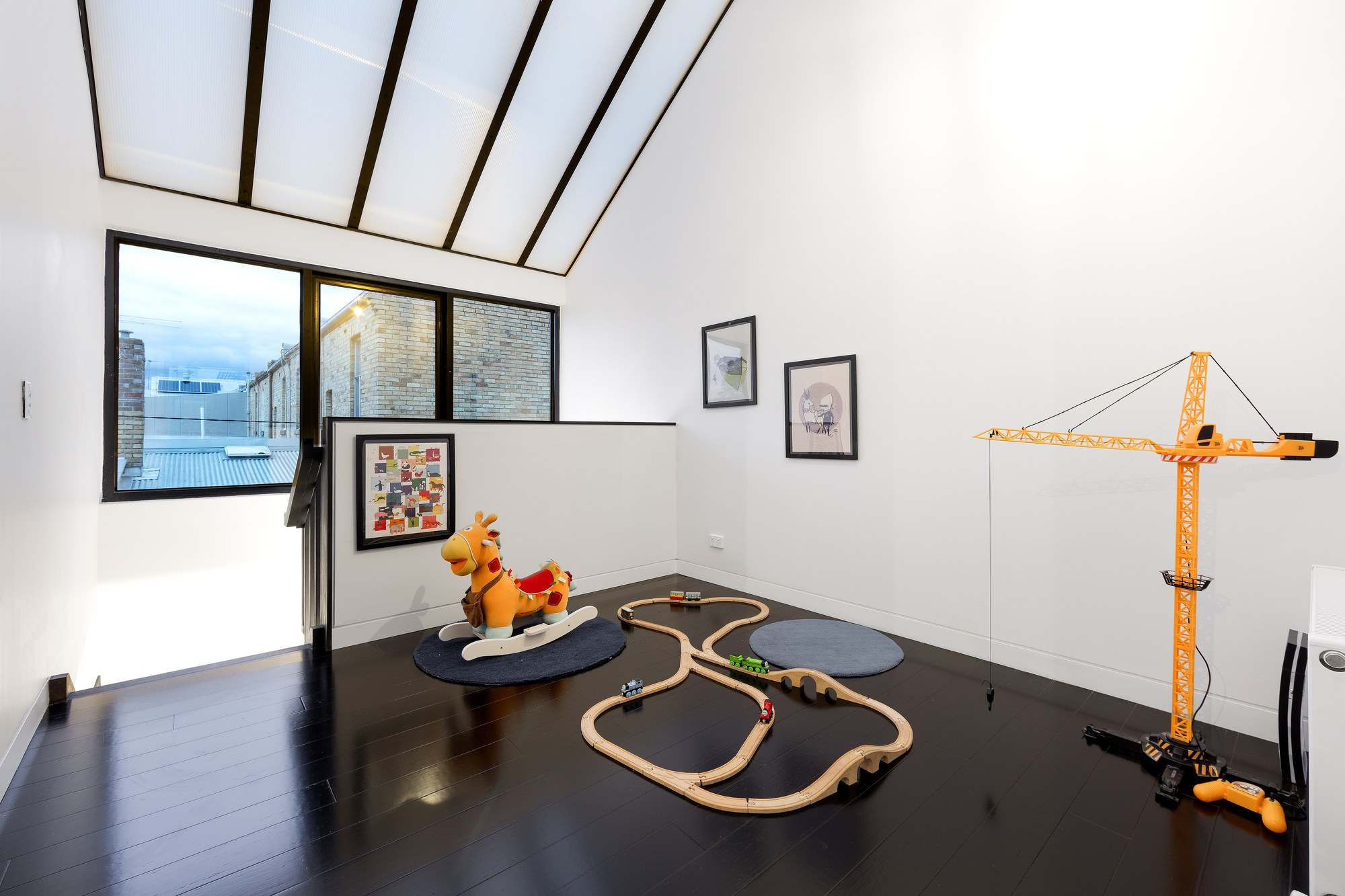 Gallery of Monolith House / Rara Architecture - 6