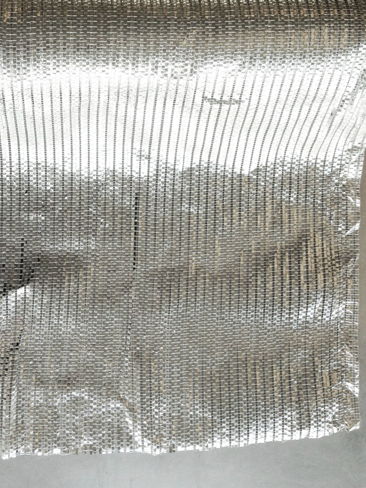 Galeria de Office KGDVS cria a cenografia "Silver Lining" para a 25ª ...