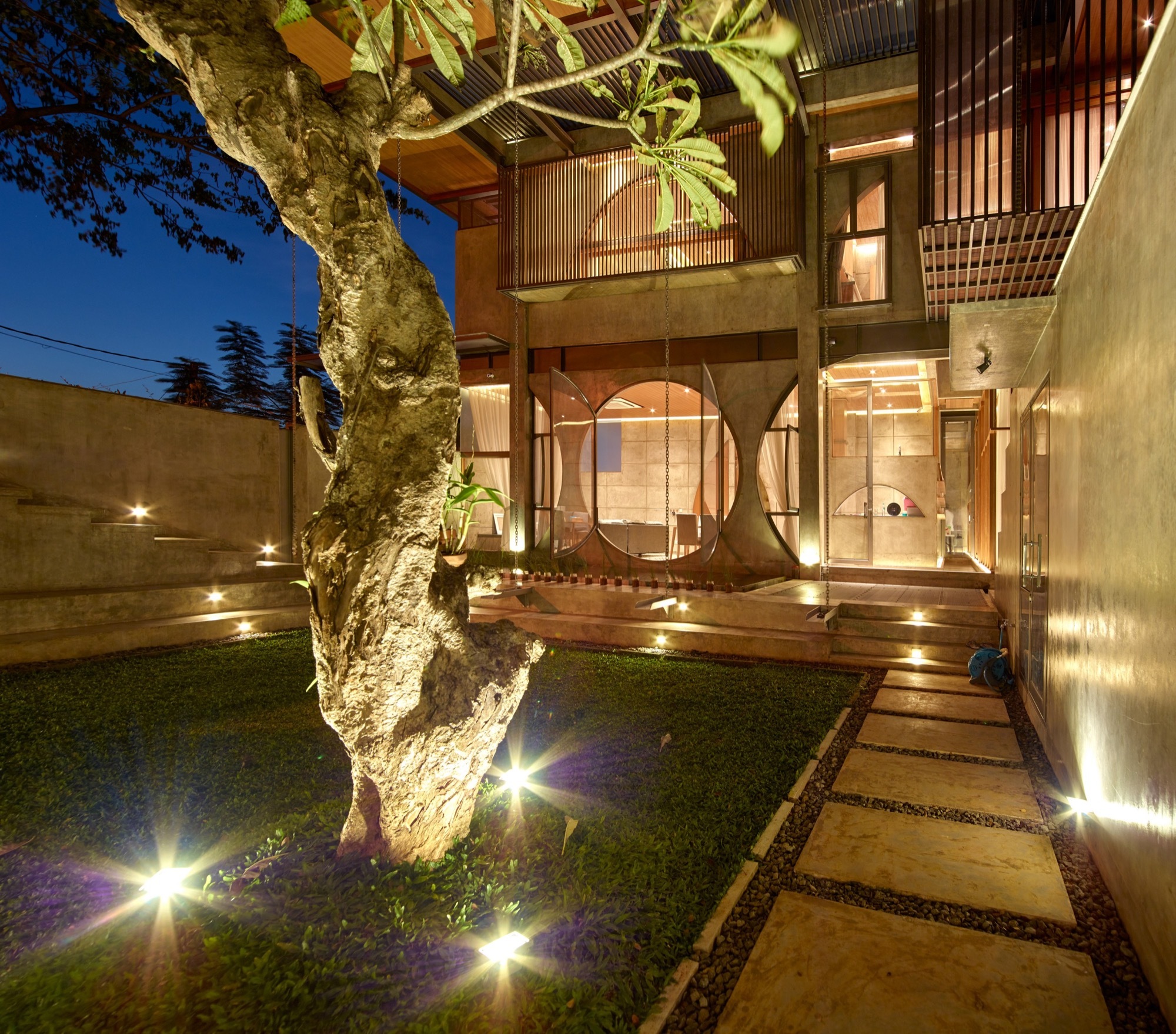 Gallery of The Guild House / Realrich Architecture Workshop - 13