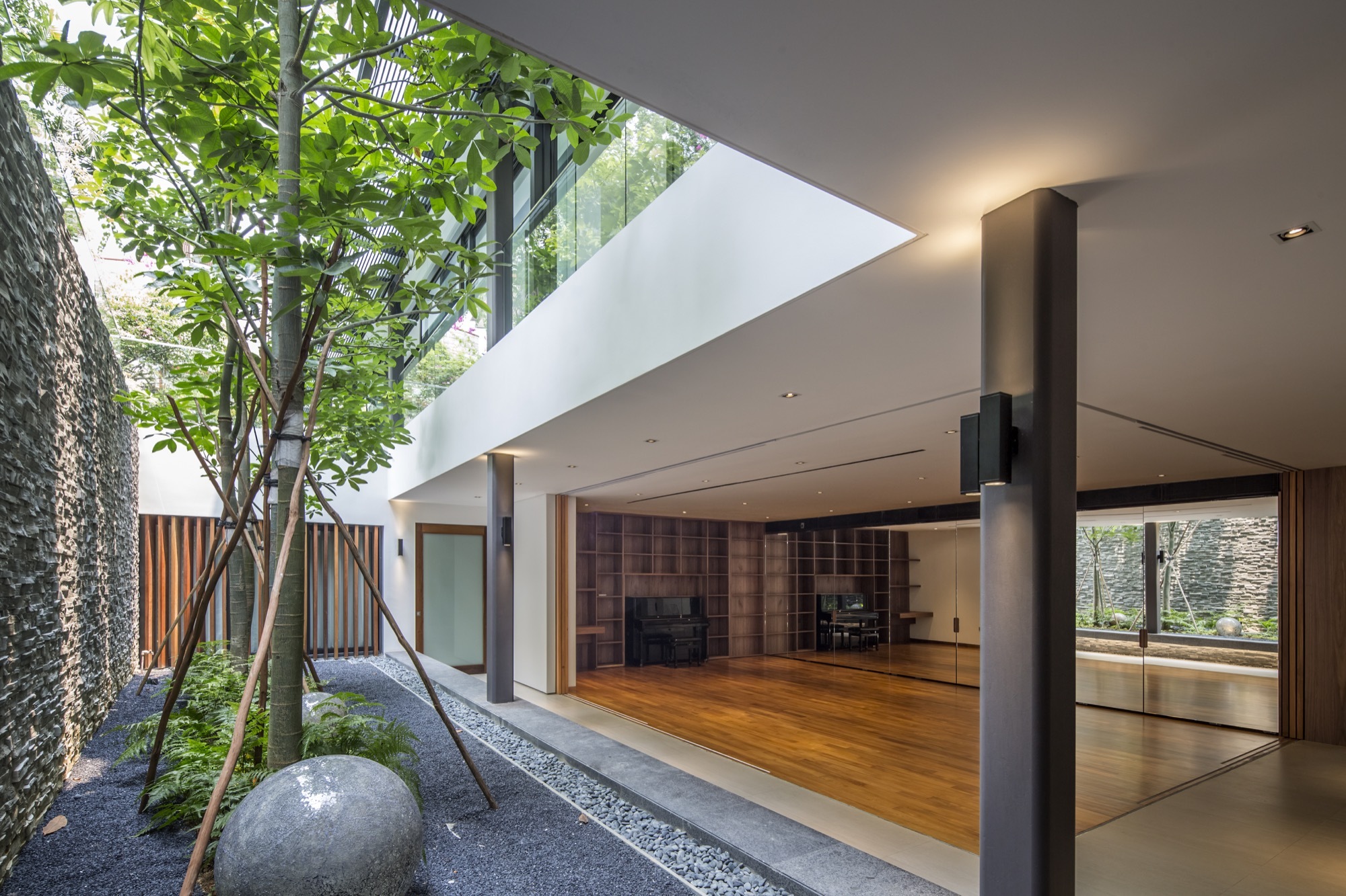 Gallery of Secret Garden House / Wallflower Architecture + Design - 14