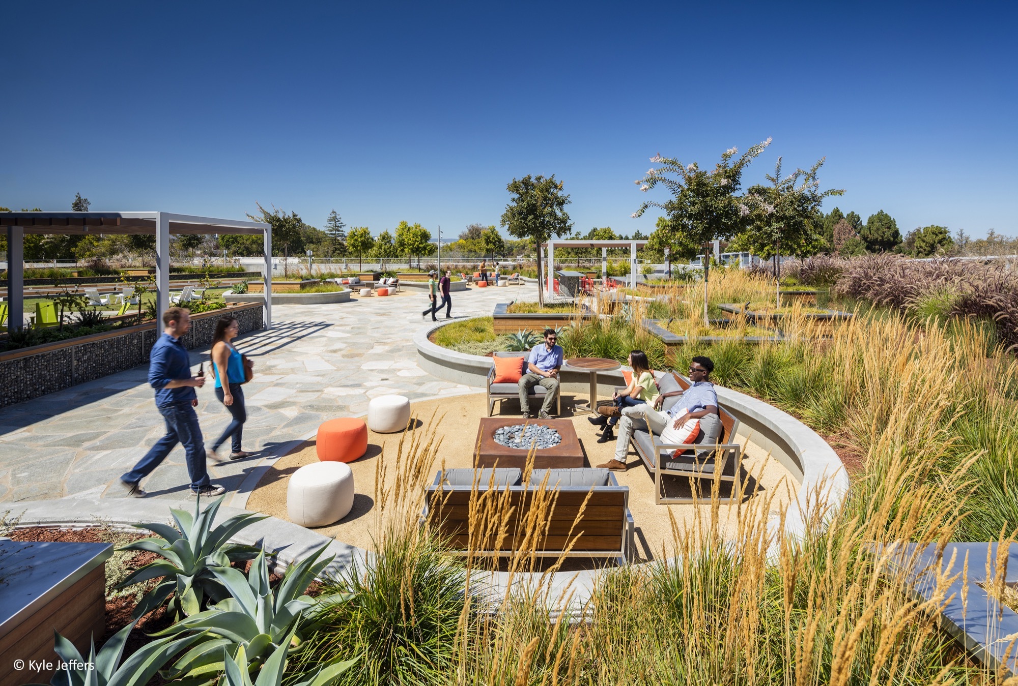 Gallery of Moffett Gateway Club / DES Architects + Engineers - 4