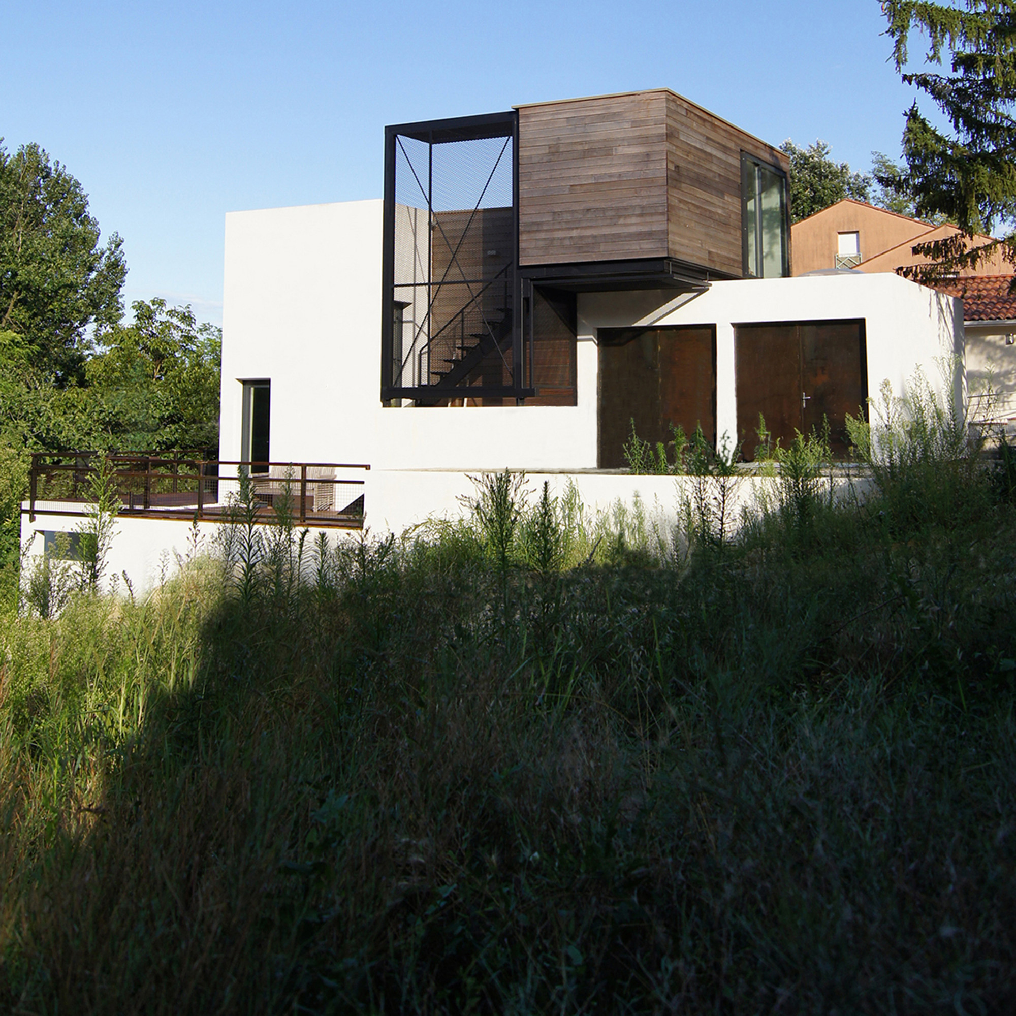 Gallery of 15 Details of Metal Structures and Facades for Residential ...