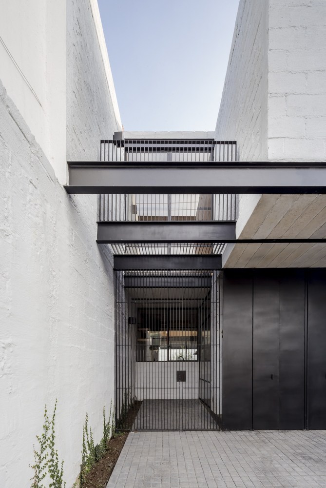 Gallery of 15 Details of Metal Structures and Facades for Residential ...