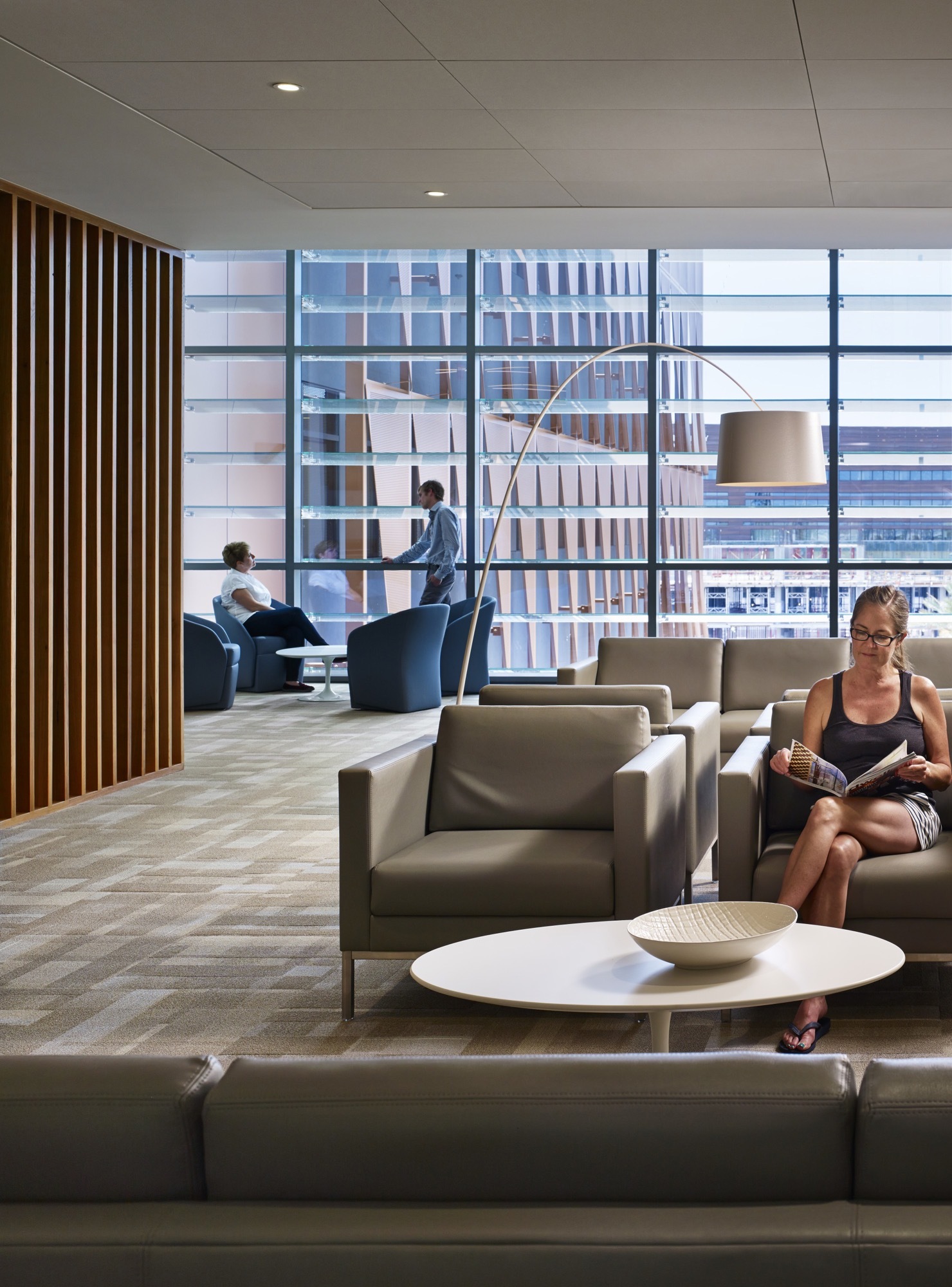 Galería de Centro de Cancer de la Universidad de Arizona / ZGF ...