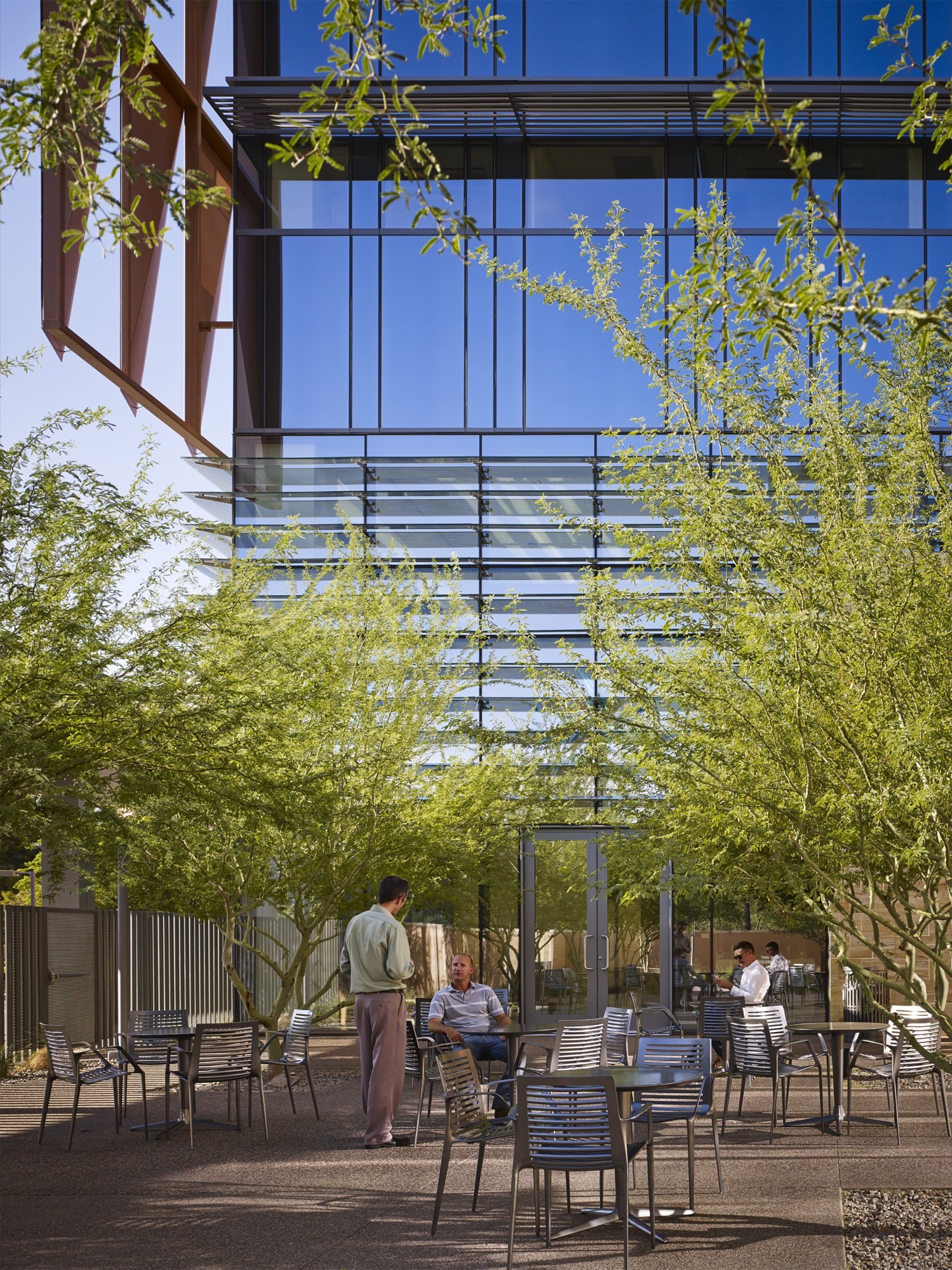 Galería de Centro de Cancer de la Universidad de Arizona / ZGF ...