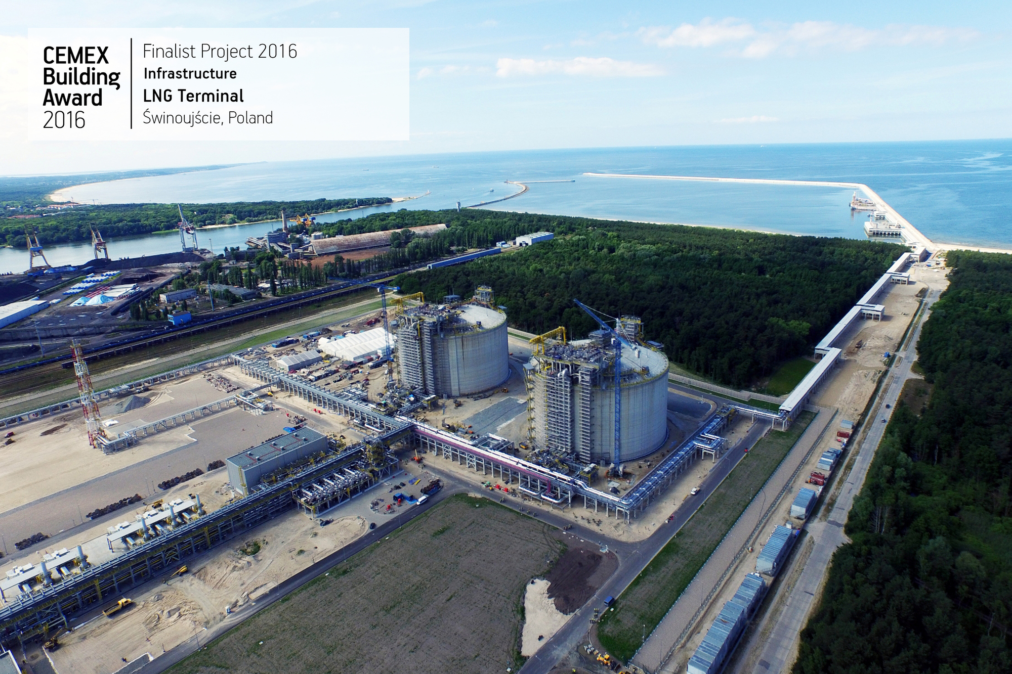 Gallery of CEMEX Building Award Finalists 2016 International Edition - 18