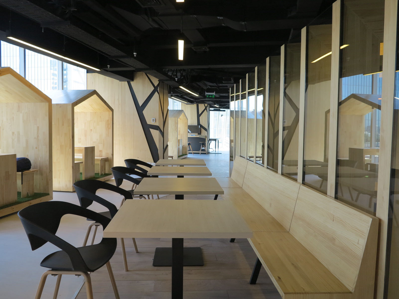 Galería de Dos ejemplos de cómo incorporar tableros de madera terciada ...
