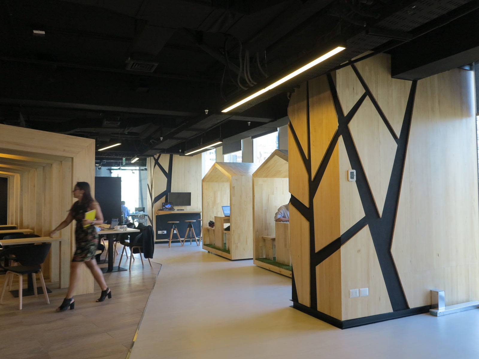 Galería de Dos ejemplos de cómo incorporar tableros de madera terciada ...