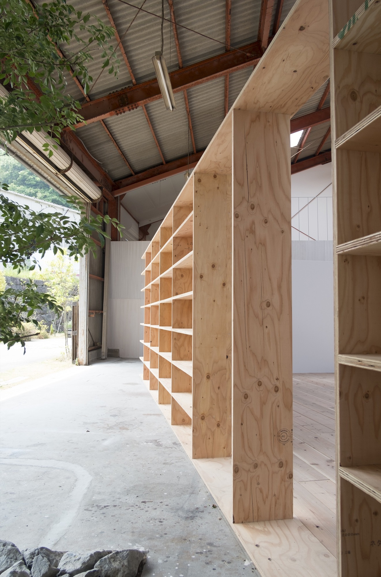 Gallery of Warehouse Renovation / Yabashi architects & associates - 2