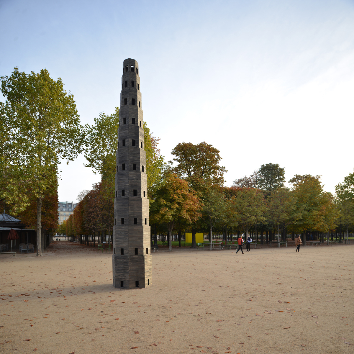 Galería de Pezo von Ellrichshausen construye una torre de madera ...