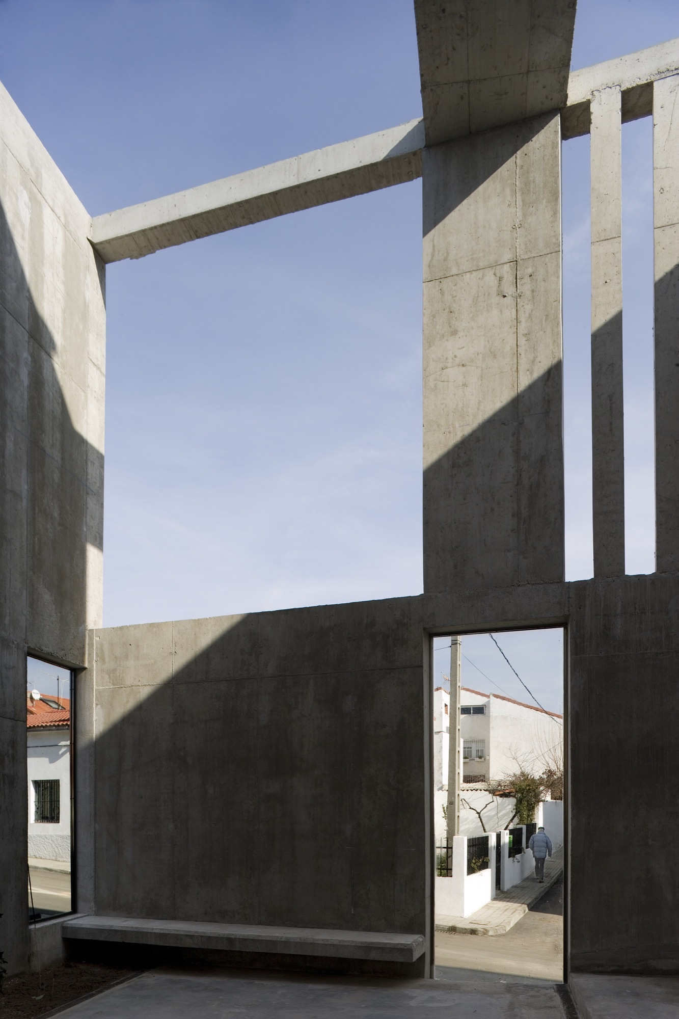 Galería de Centro Cultural y Escuela de Música / Alberich-Rodríguez ...