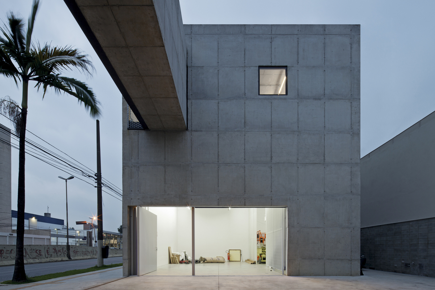 Gallery of Concrete Wonders: 40 Impressive Details Using the Cement ...