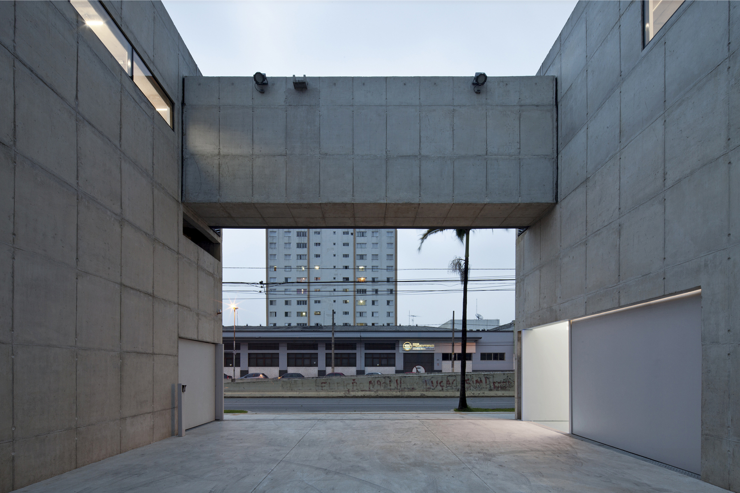 Gallery of Concrete Wonders: 40 Impressive Details Using the Cement ...