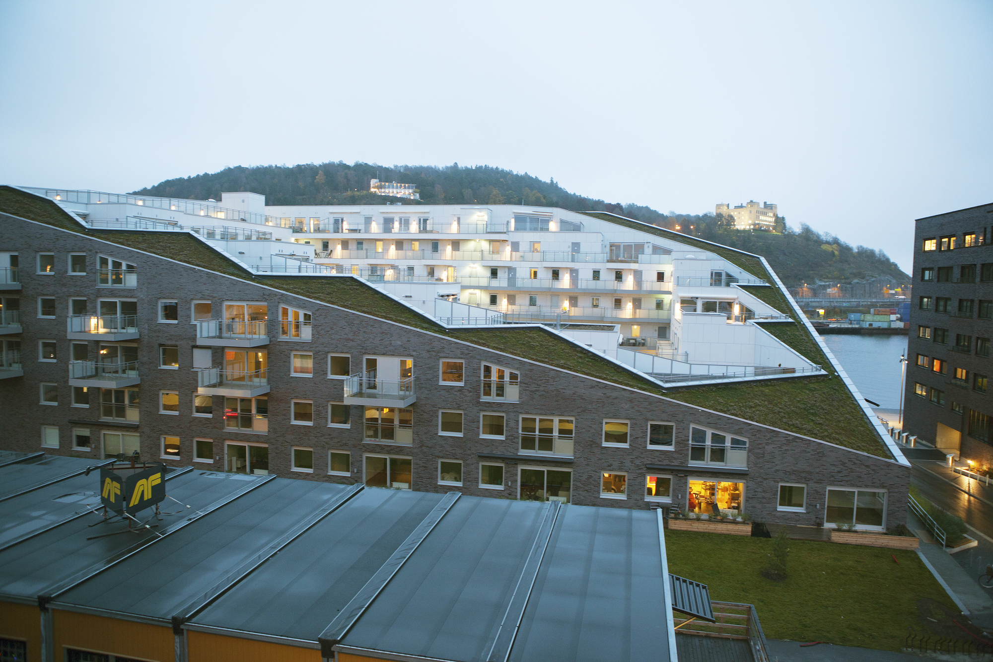 Gallery of Sørenga Block 6 / Mad arkitekter - 11