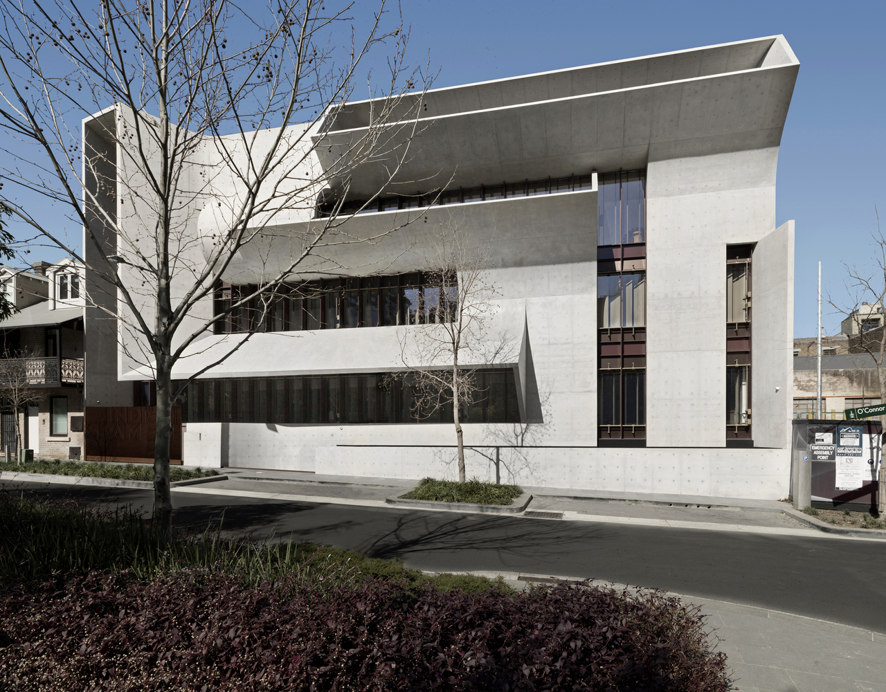 Galeria de Indigo Slam / Smart Design Studio - 12