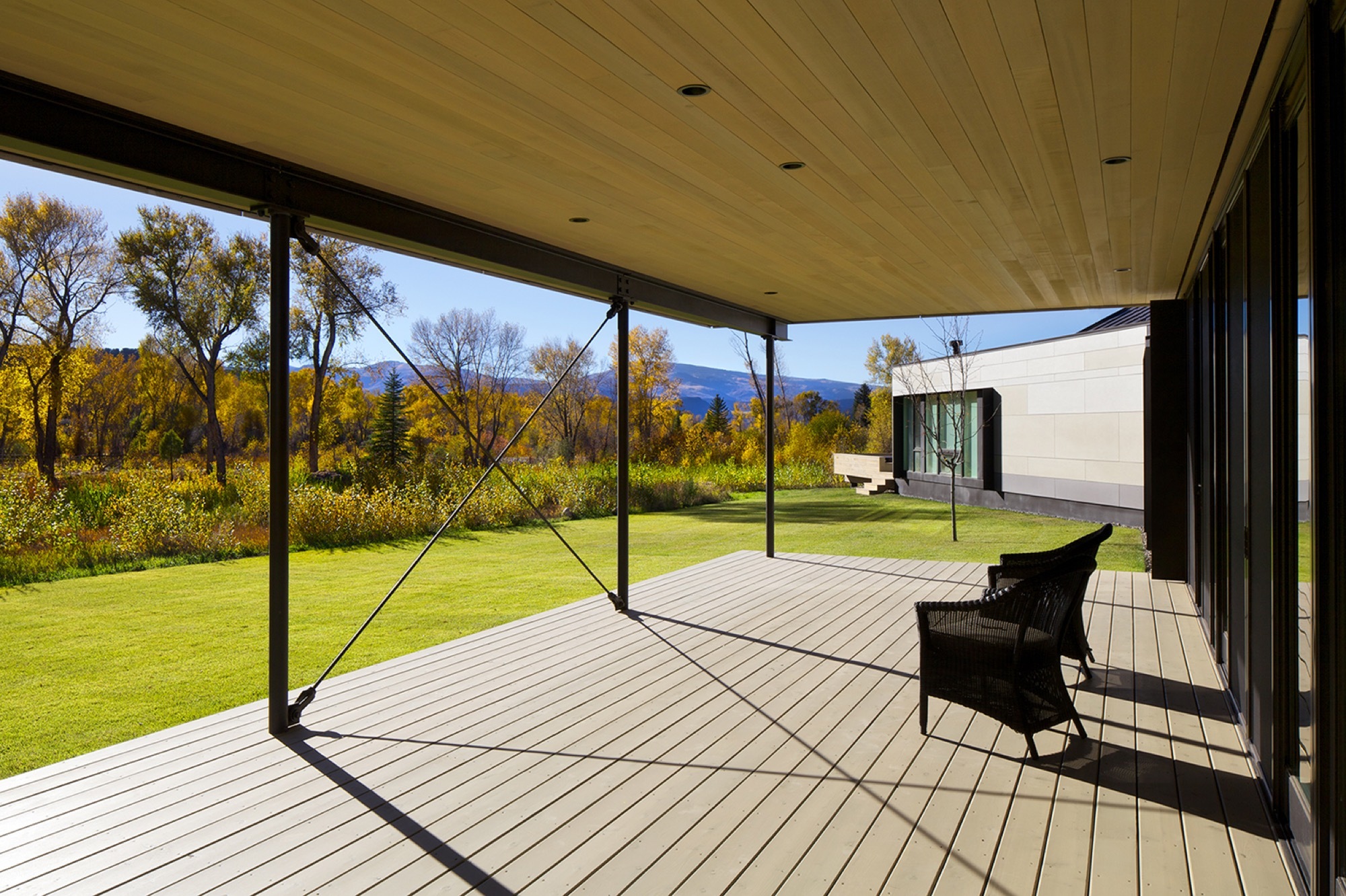 Gallery of Oblique House / Studio B Architecture + Interiors - 4