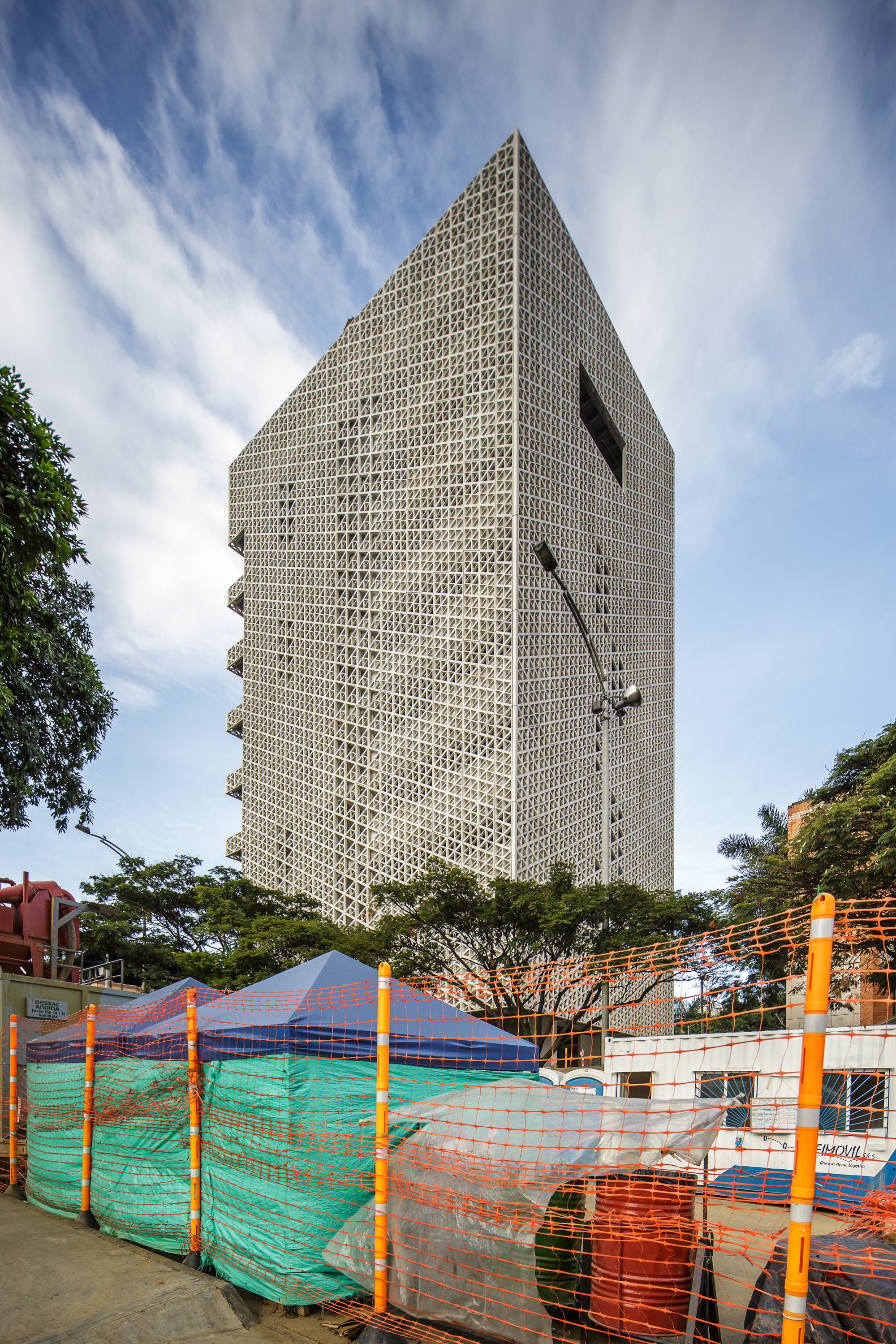 Gallery of How to Design a "Building that Breathes": A Sustainable Case ...