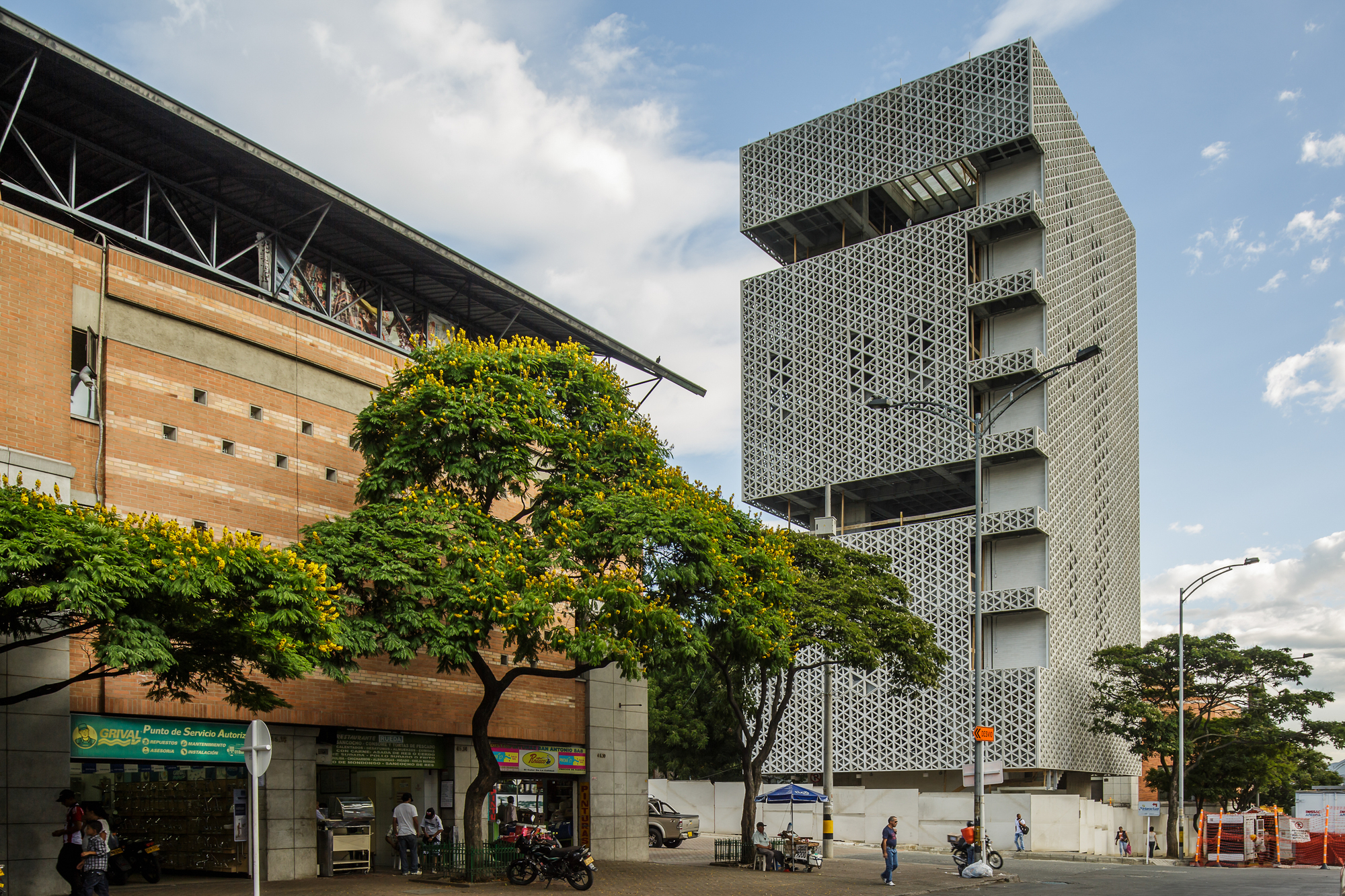 Gallery of How to Design a "Building that Breathes": A Sustainable Case ...