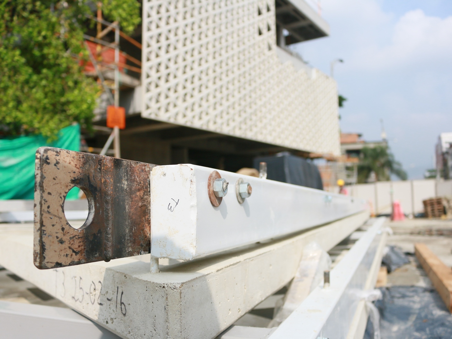 Gallery of How to Design a "Building that Breathes": A Sustainable Case ...