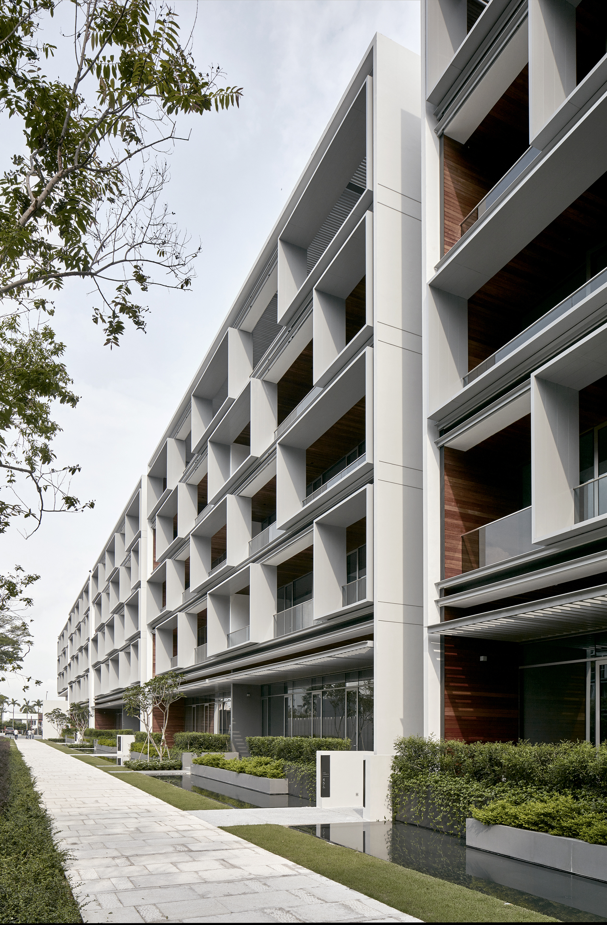 Galería de Seletar Park Residence / SCDA Architects - 9