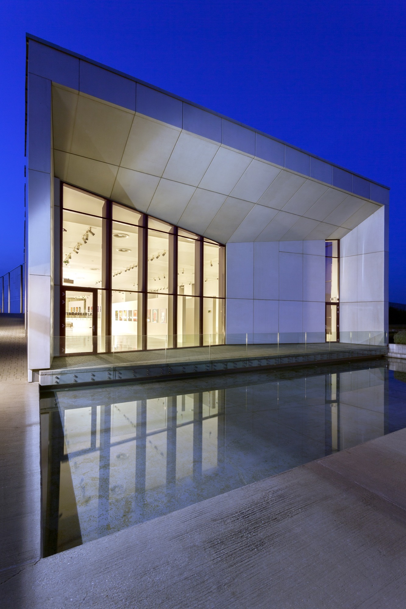 Galería de Viña ELESKO + Museo ZOYA / Cakov + Partners - 21